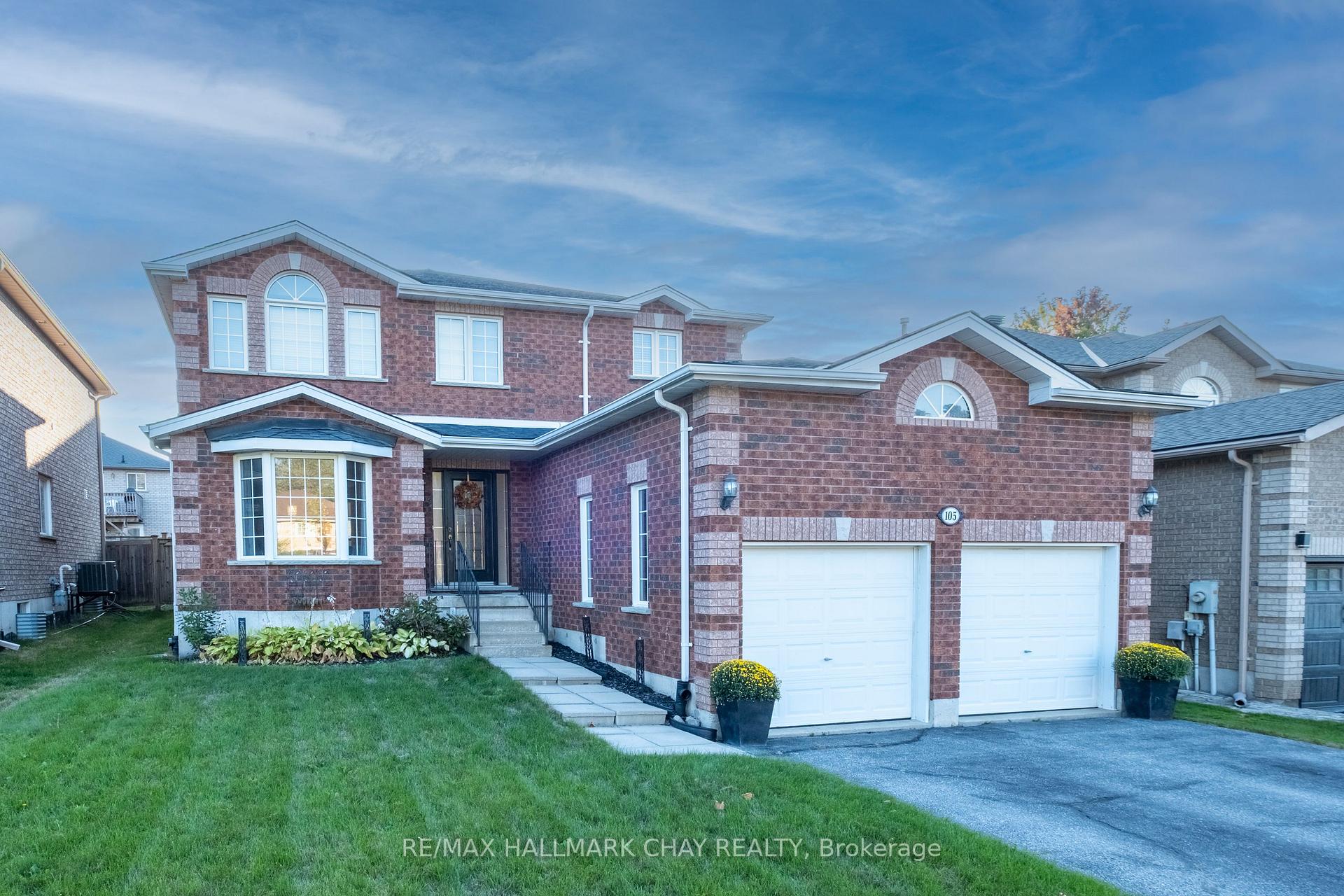 105 Crompton Drive, Barrie, ON L4M 6N9
