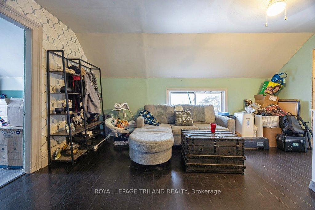 105 Hamilton Road, London East, ON N6B 1N2