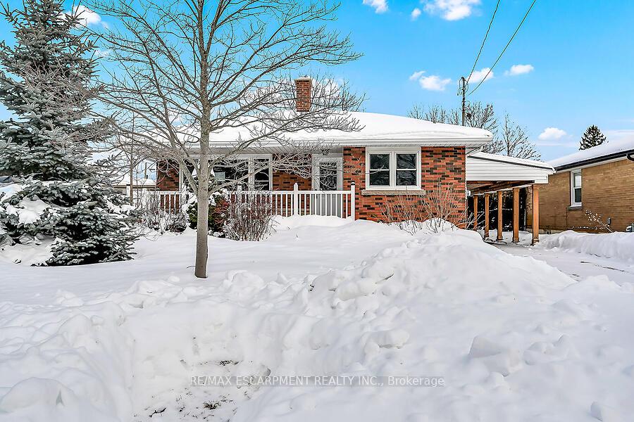 105 Kings Forest Drive, Hamilton, ON L8T 4J8