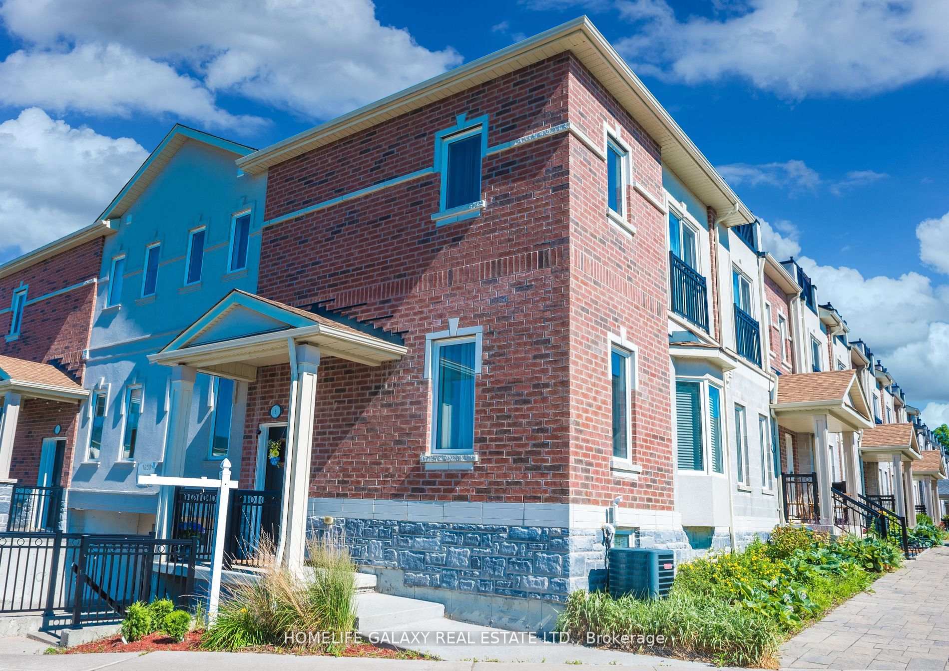 4 - 1050 ELTON Way, Whitby, ON L1N 0L3