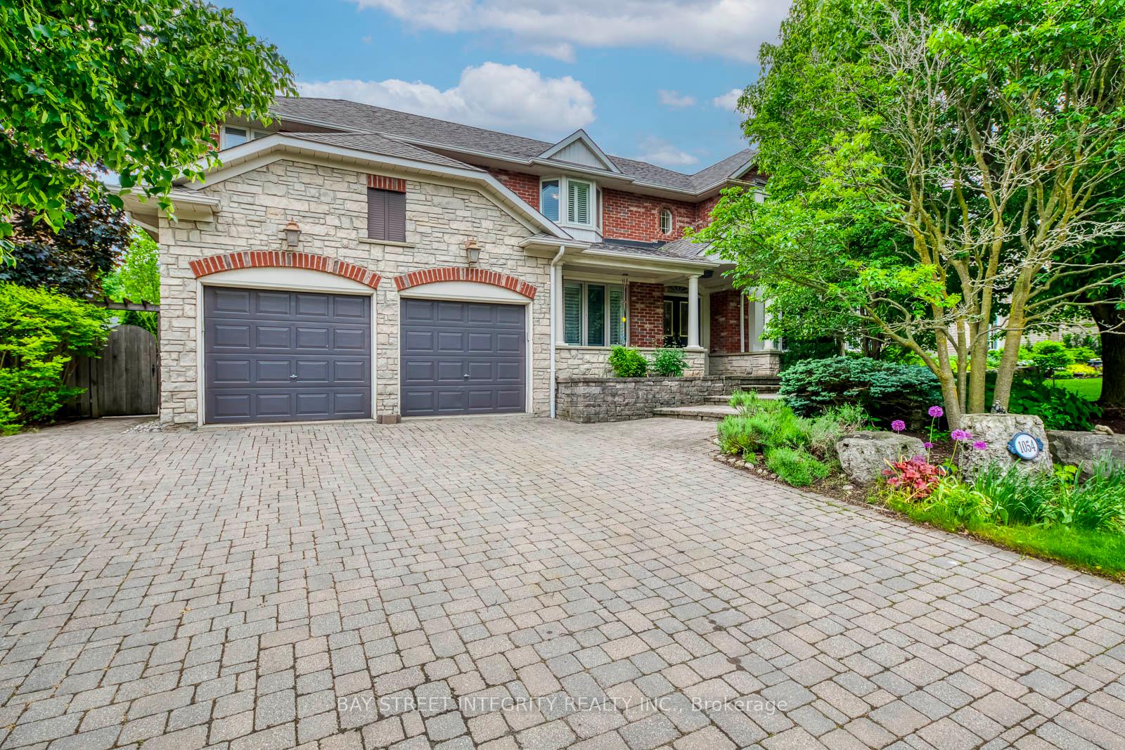 1054 Summit Ridge Drive, Oakville, ON L6M 3K9