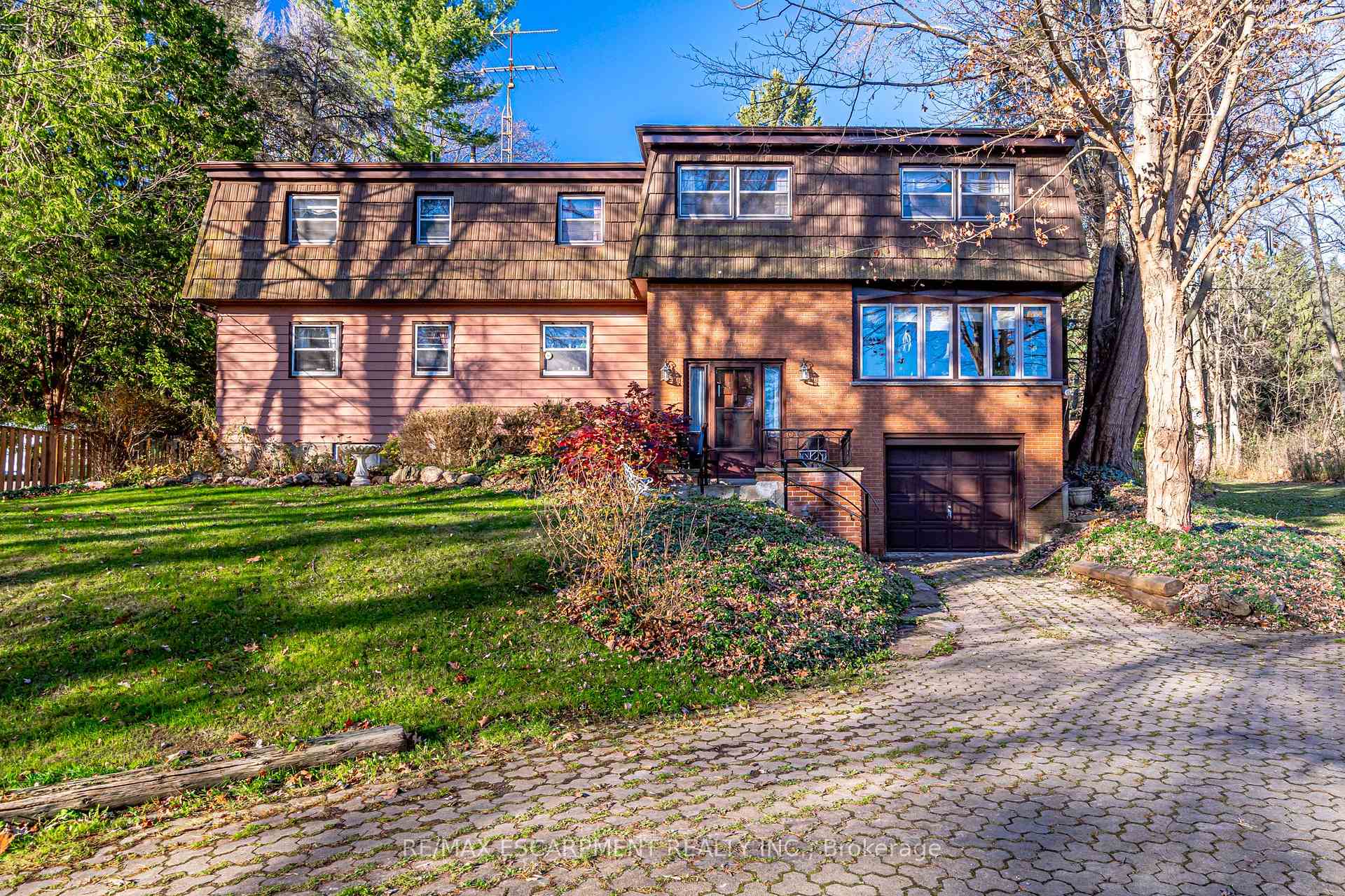 1055 Governors Road, Hamilton, ON L9H 5E3