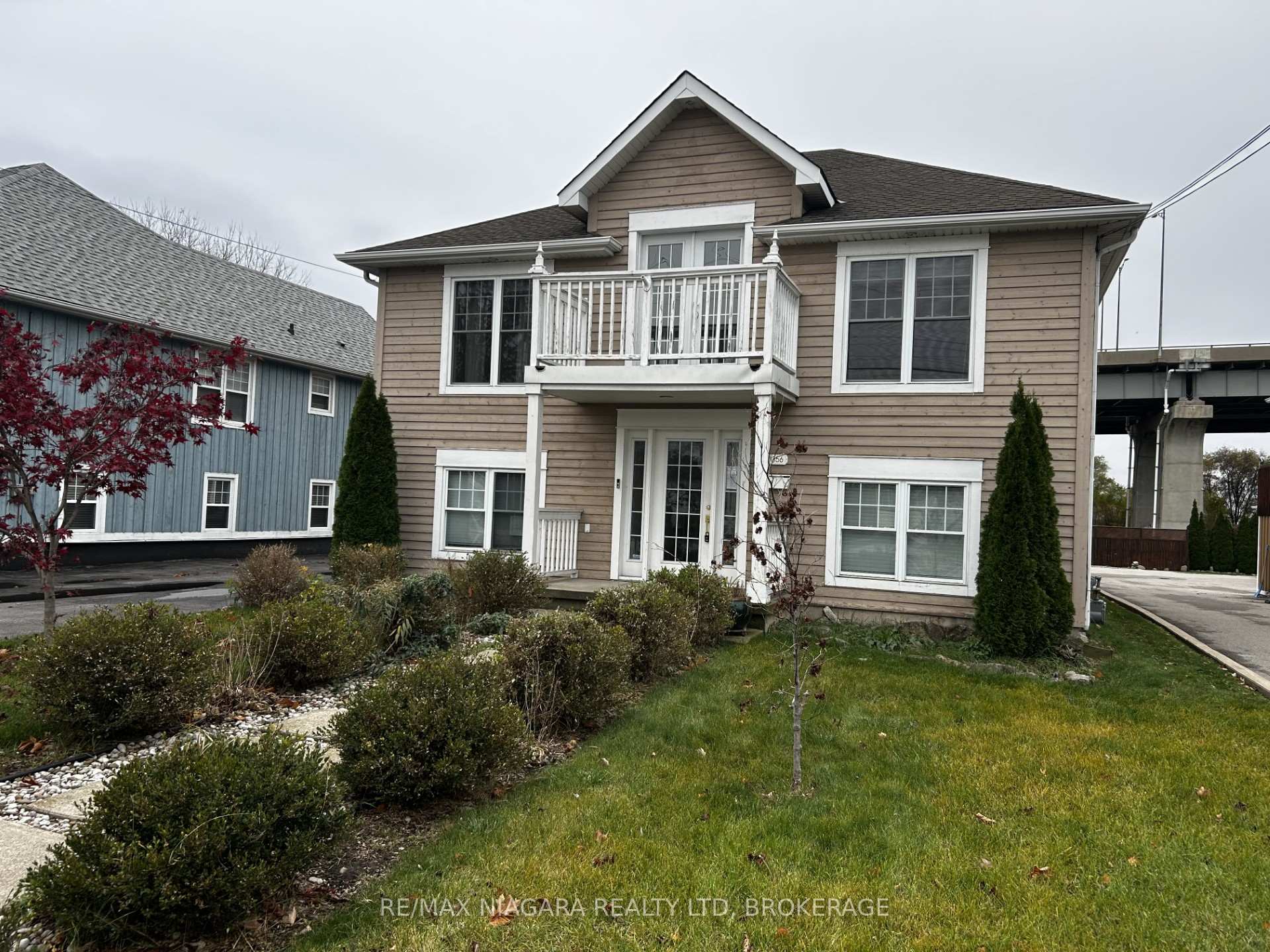 1056 BEACH Boulevard, Hamilton, ON L8H 6Z4