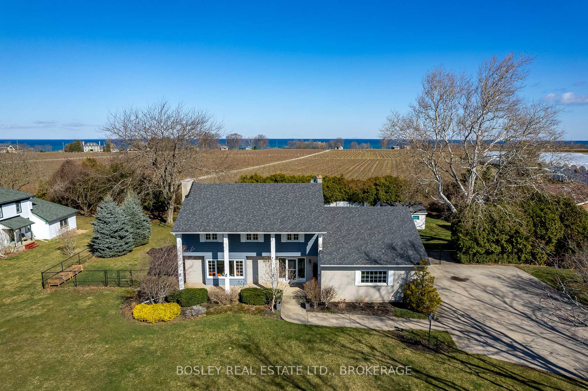 1056 Lakeshore Road W, St. Catharines, ON L2R 6P9