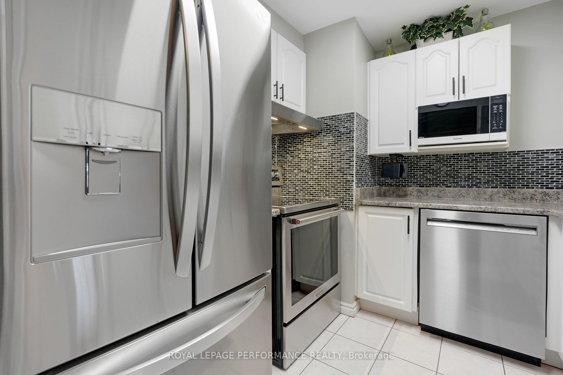 106 - 2630 Southvale Crescent, Elmvale Acres and Area, ON K1B 4S8