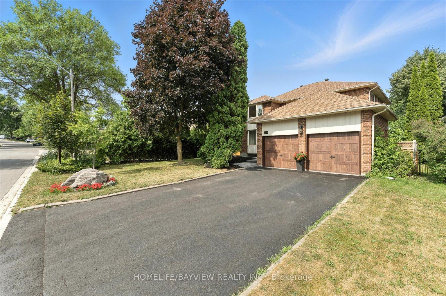 106 Crawford Rose Drive, Aurora, ON L4G 4R9