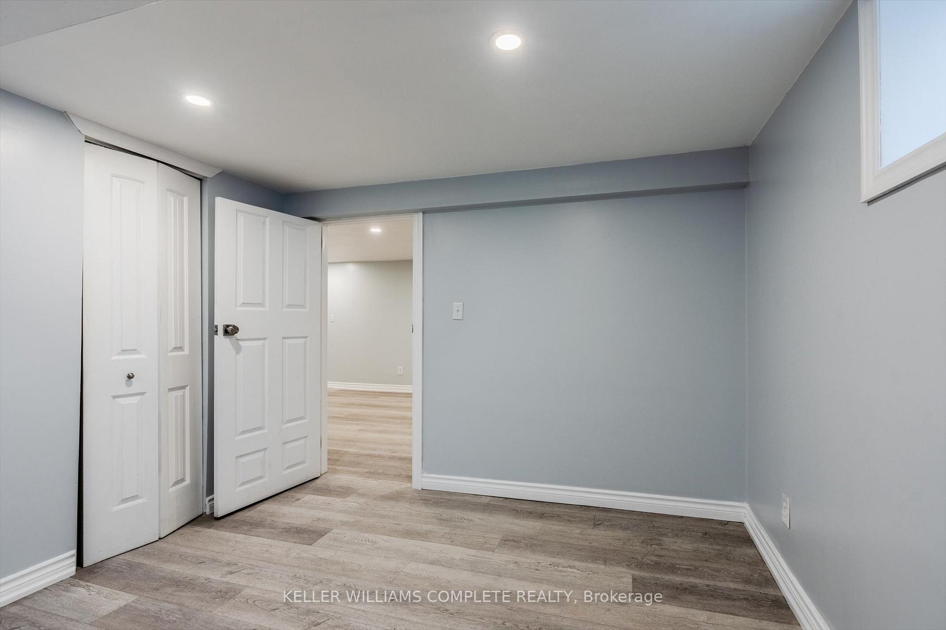 106 Eleanor Avenue, Hamilton, ON L8W 1C8