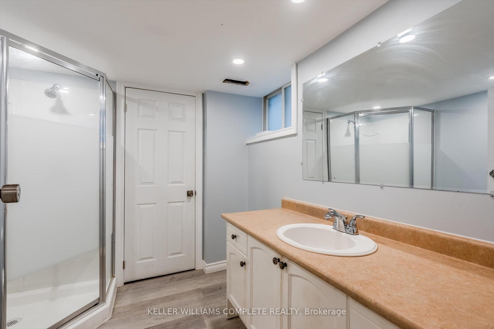 106 Eleanor Avenue, Hamilton, ON L8W 1C8