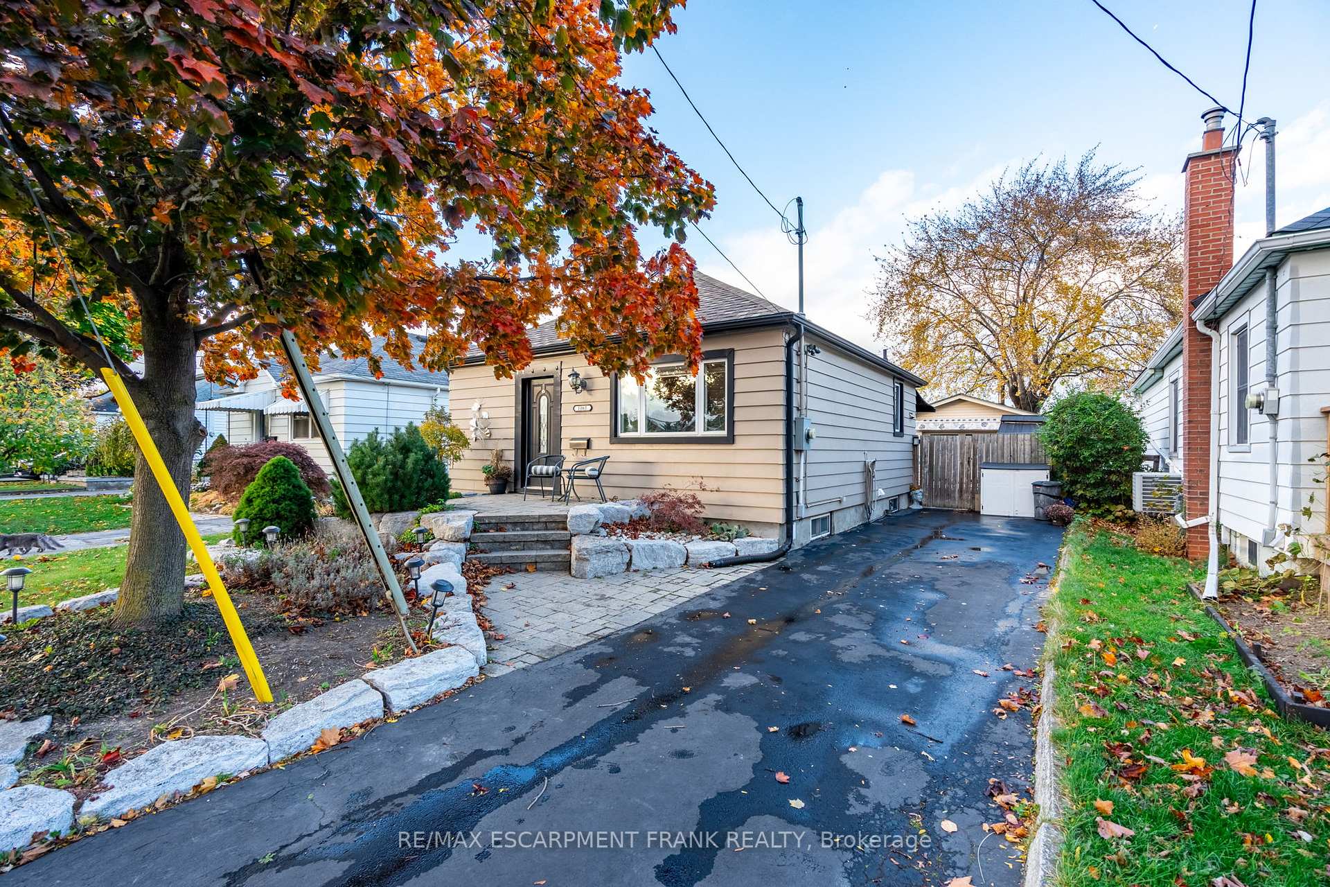1061 CENTRAL Avenue, Hamilton, ON L8K 1N3