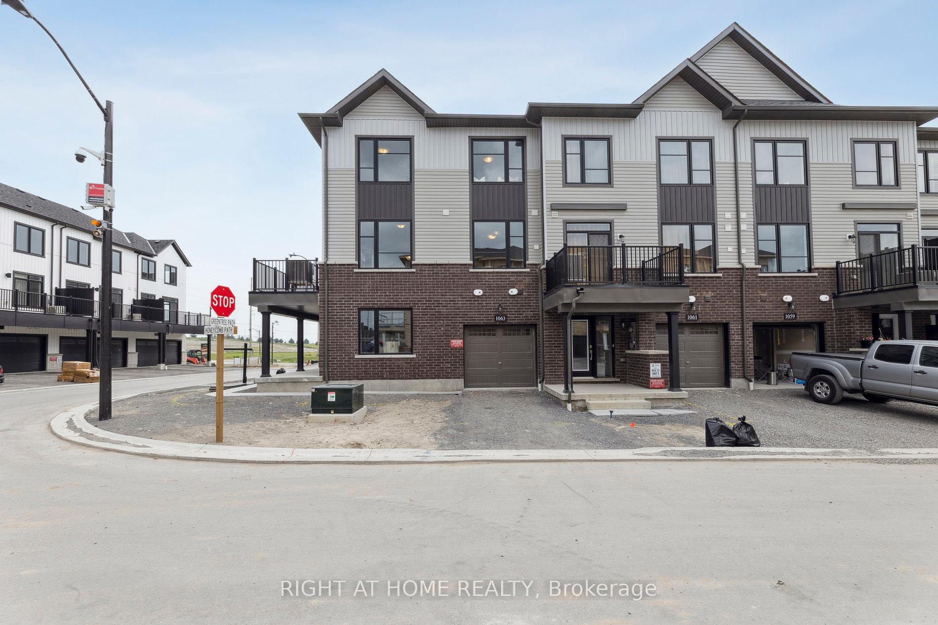 1063 Honeycomb Path, Oshawa, ON L1H 8L7