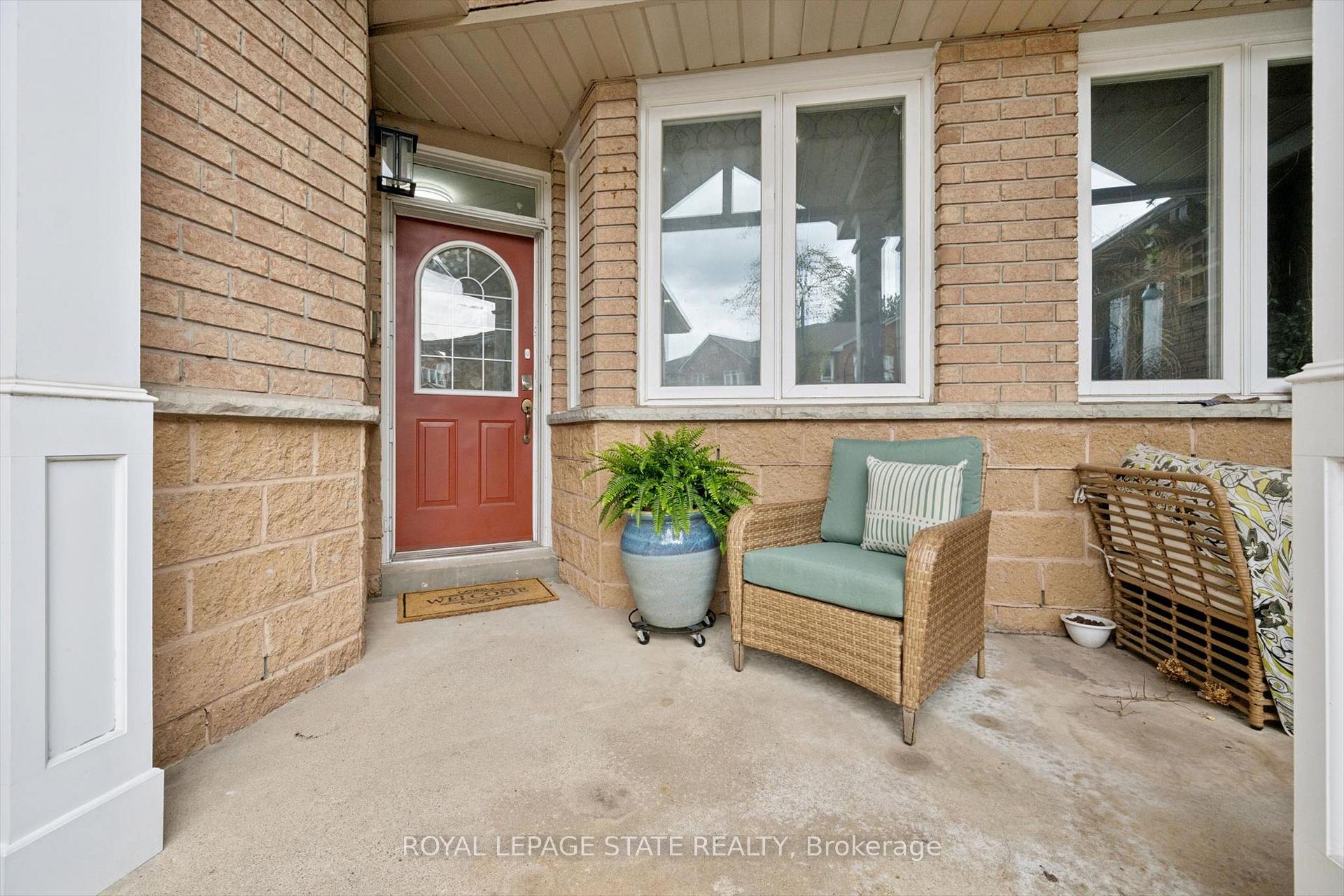 107 - 833 Scollard Court, Mississauga, ON L5V 2B4