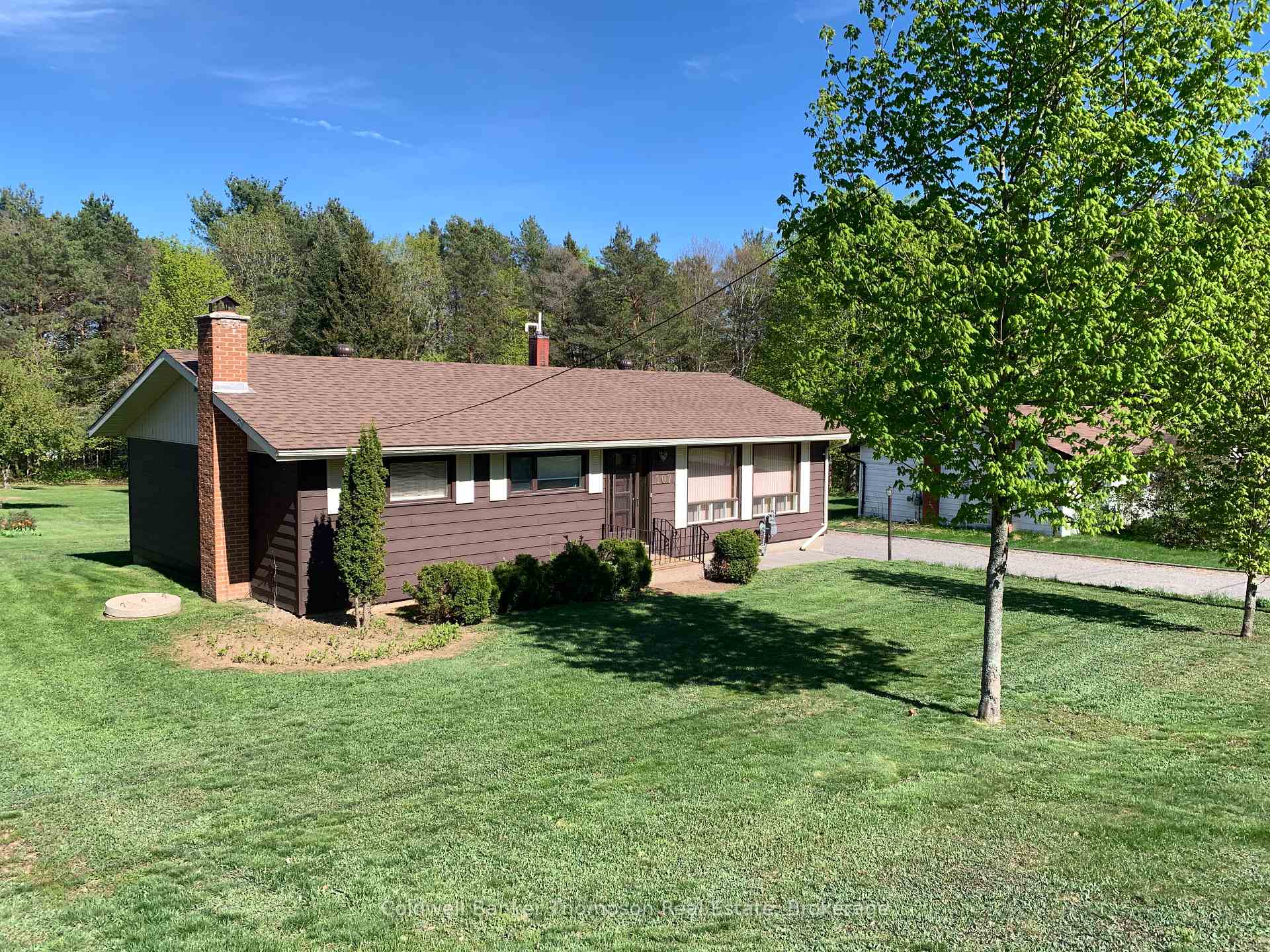 107 Albert Street N, Sundridge, ON P0A 1Z0
