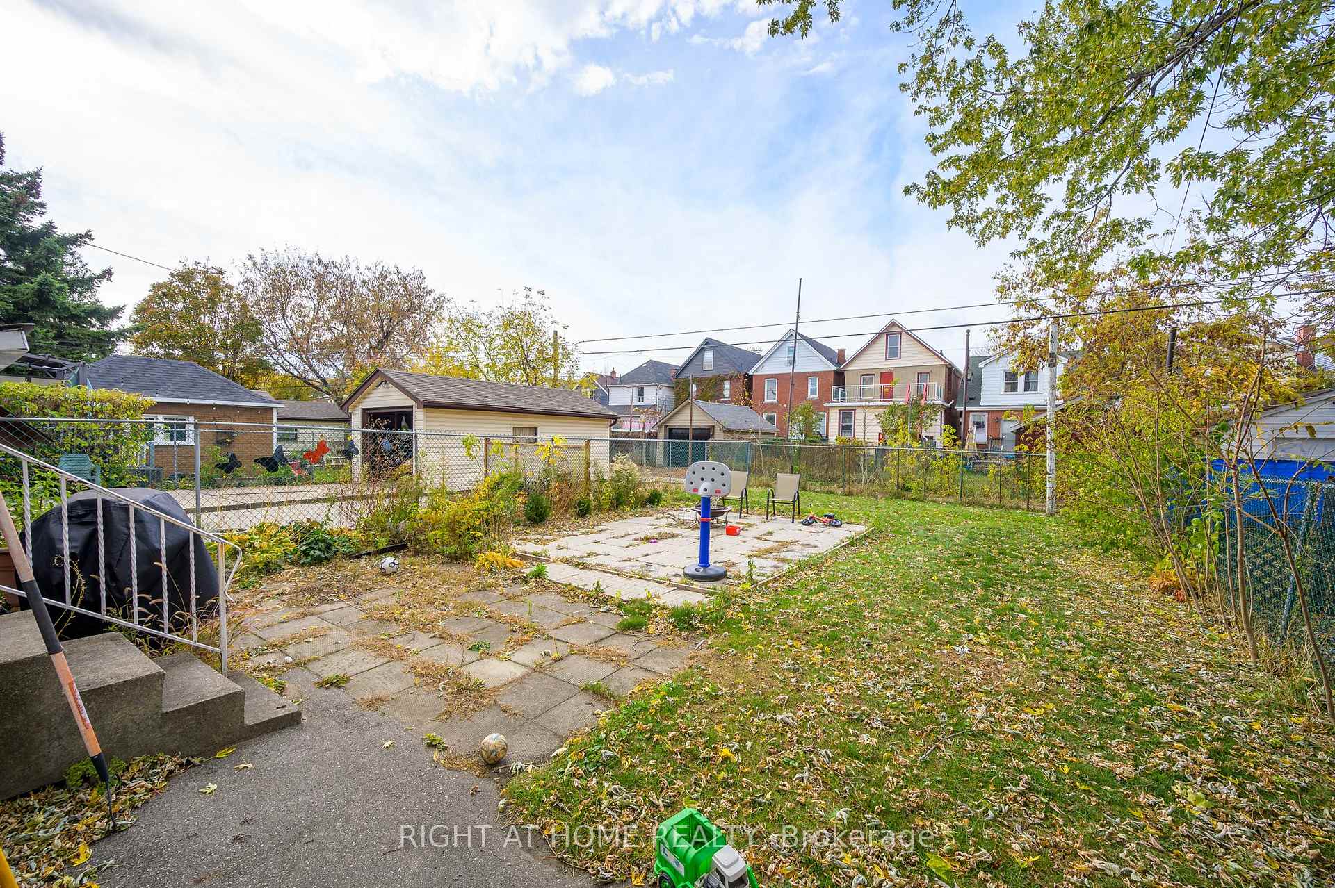 107 Kensington Avenue N, Hamilton, ON L8L 7N3