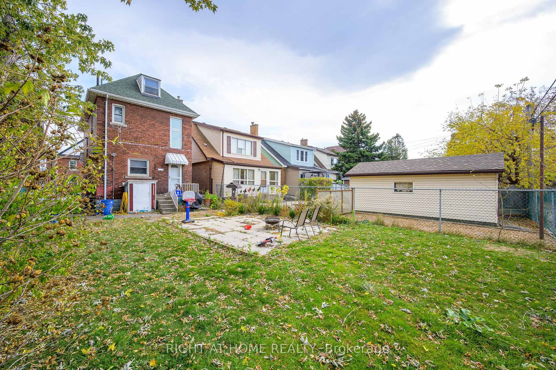 107 Kensington Avenue N, Hamilton, ON L8L 7N3