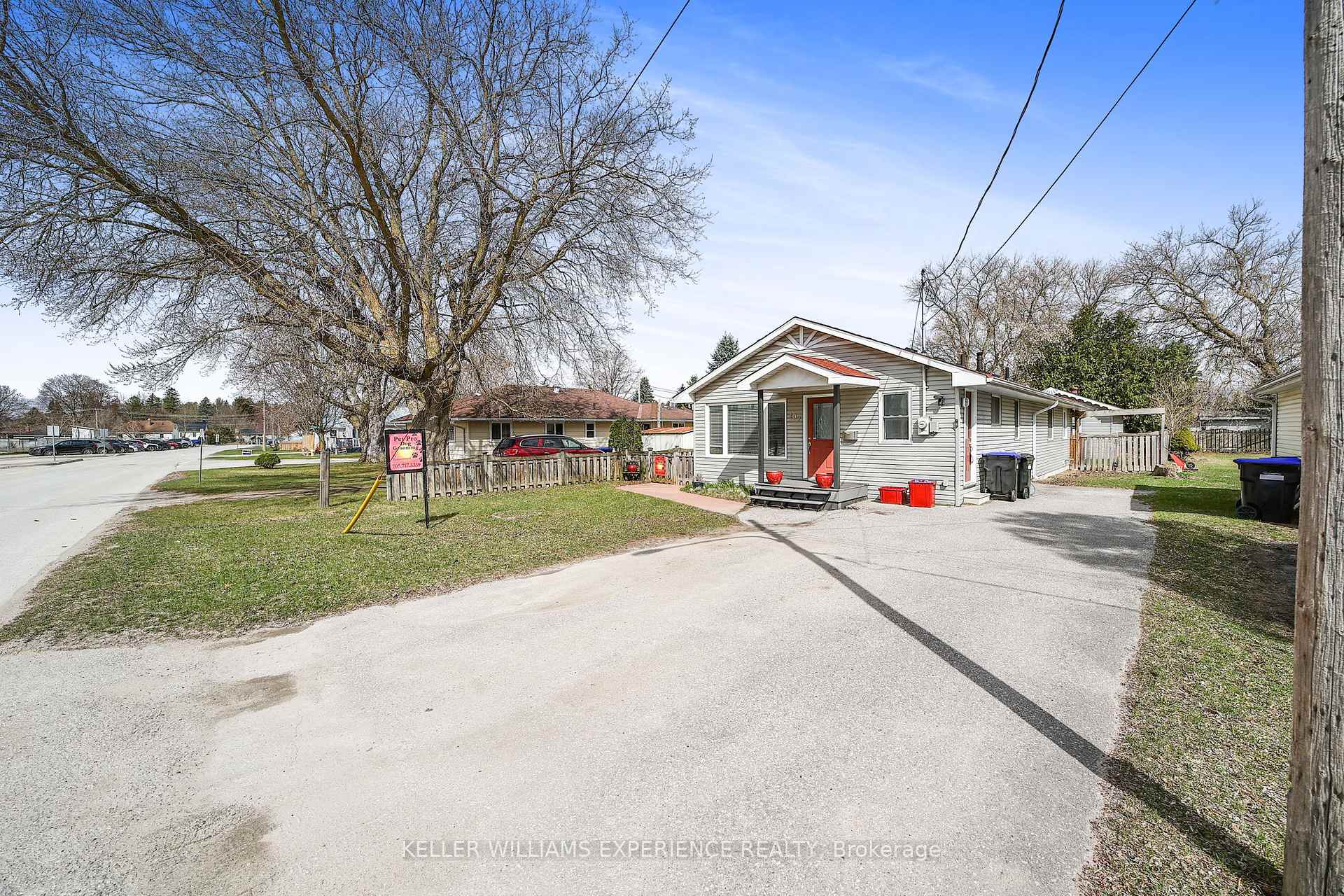 107 Sydenham Street, Essa, ON L0M 1B0