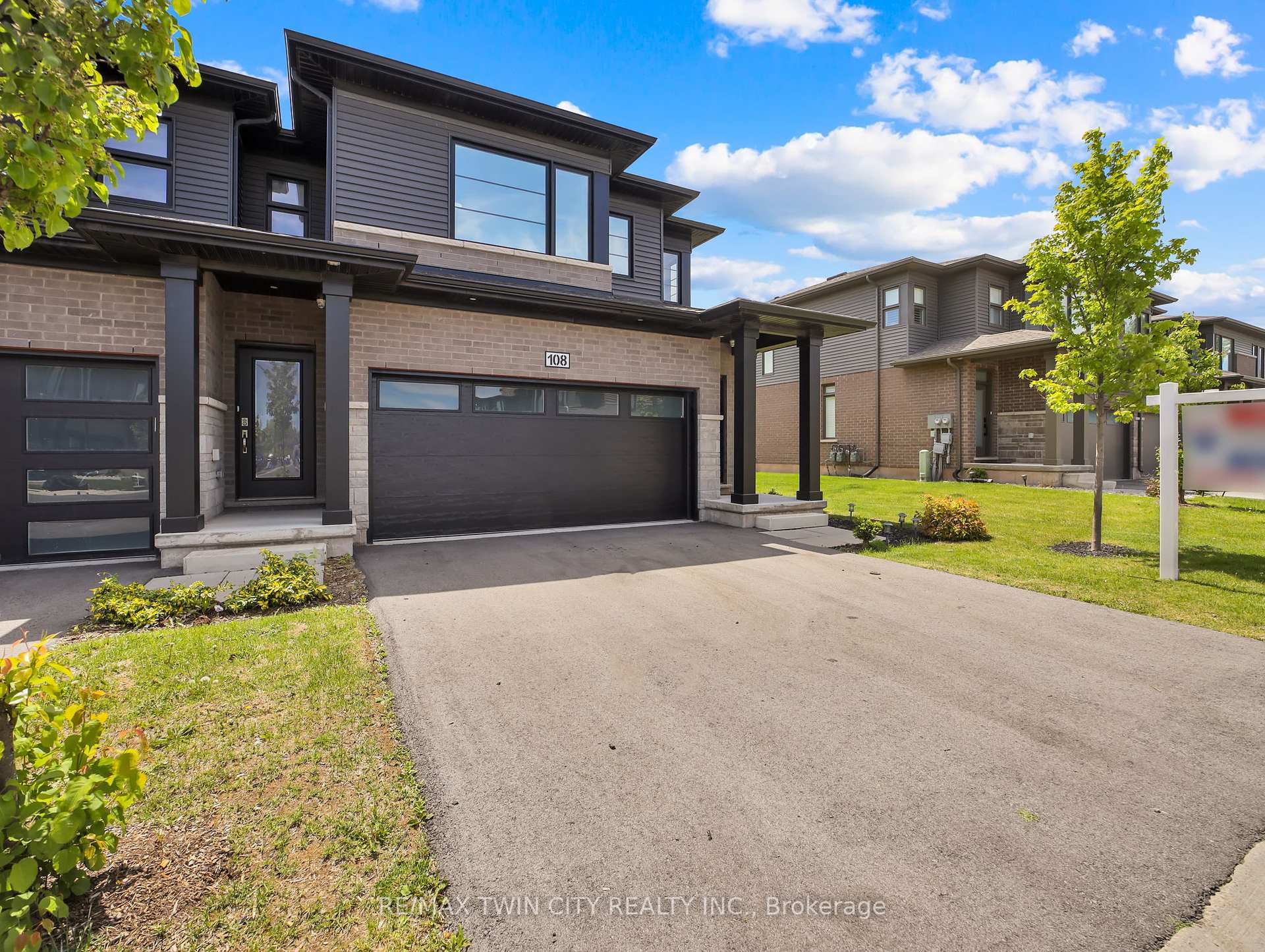 108 - 4552 Portage Road, Niagara Falls, ON L2E 6A8