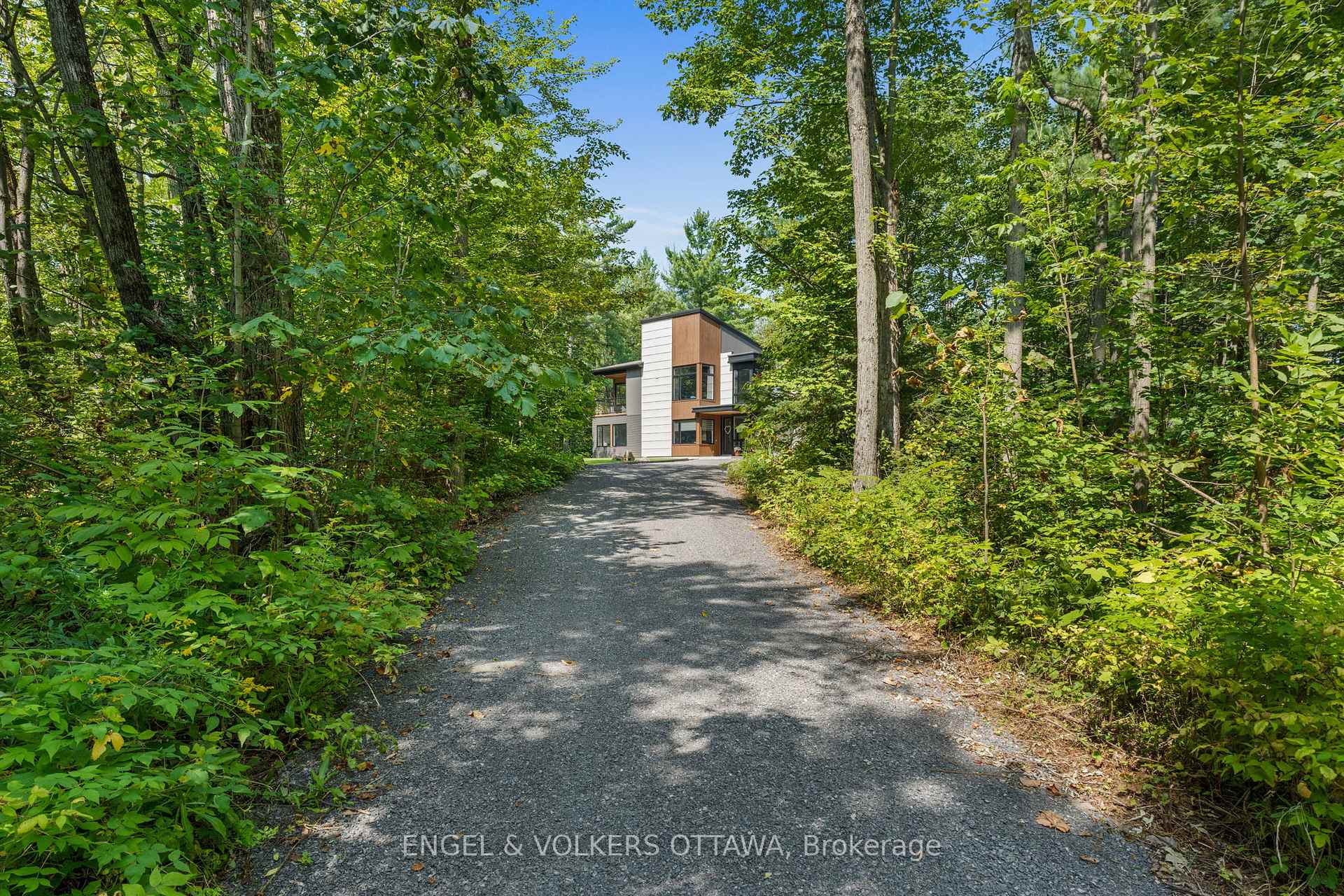 108 EDITH MARGARET Place, Carp - Huntley Ward, ON K2W 1A8