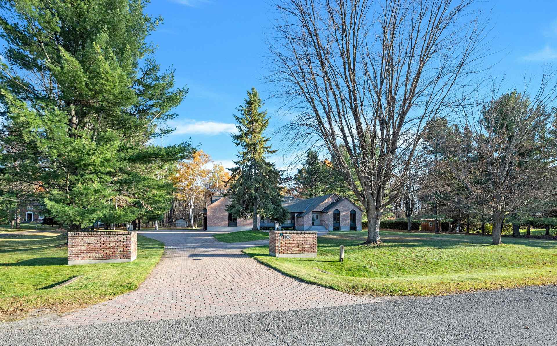 108 Margaret Anne Drive, Carp - Huntley Ward, ON K0A 1L0