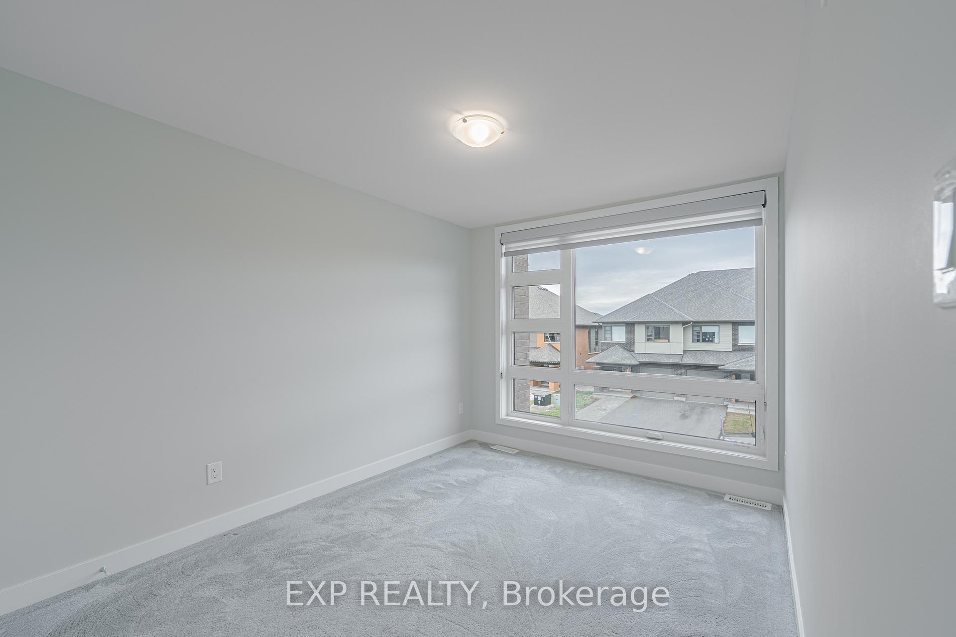 1082 LUNAR GLOW Crescent, Blossom Park - Airport and Area, ON K4M 0J8