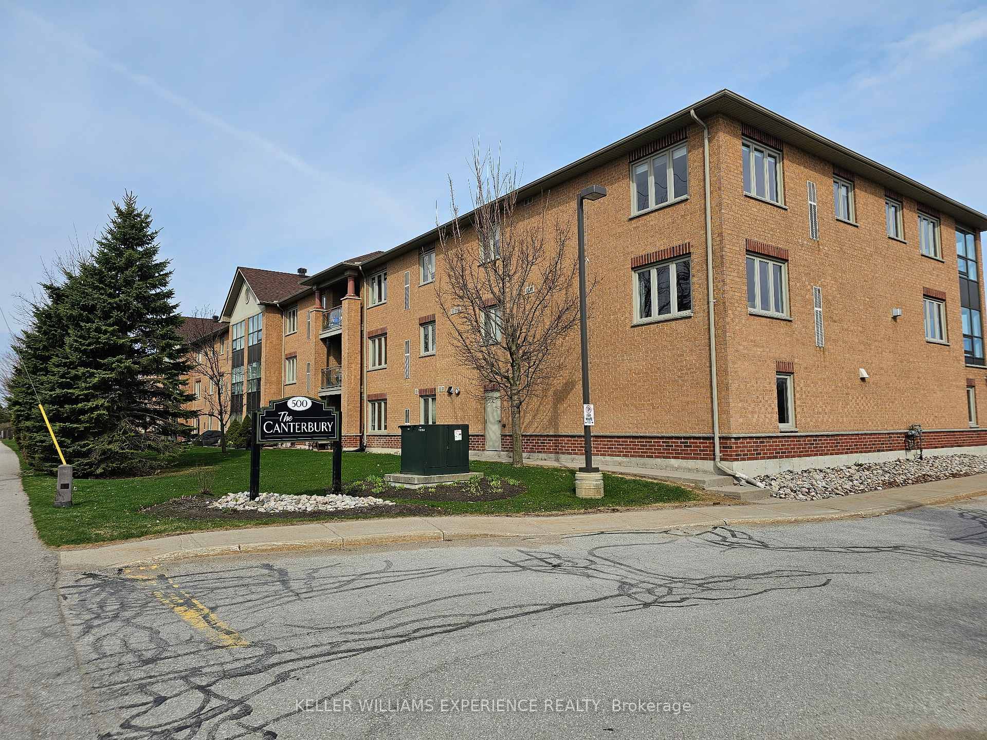 109 - 500 Mapleview Drive W, Barrie, ON L4N 6C3