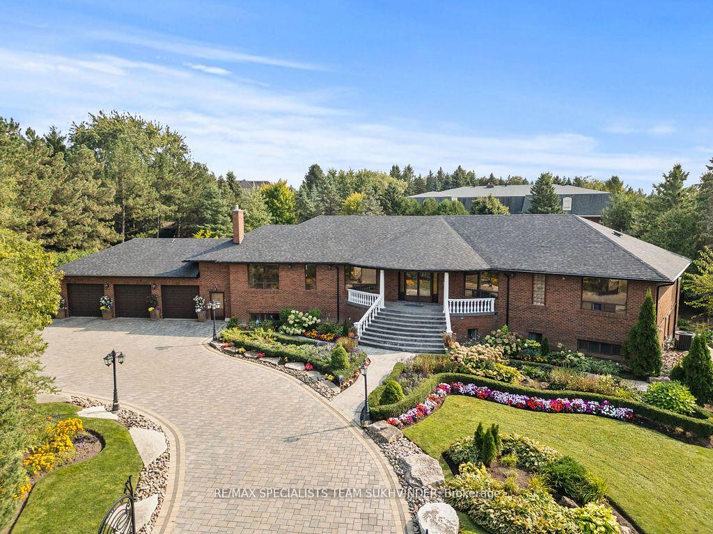 109 Collard Drive, King, ON L7B 1E4