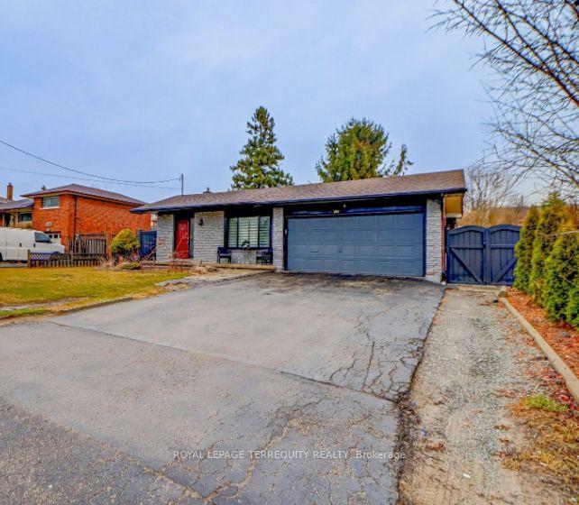109 Thickson Road S, Whitby, ON L1N 2C7