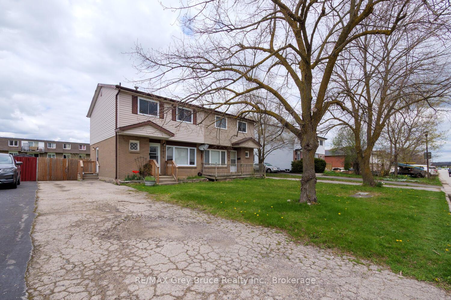 1096 15th St B Avenue E, Owen Sound, ON N4K 1Y4