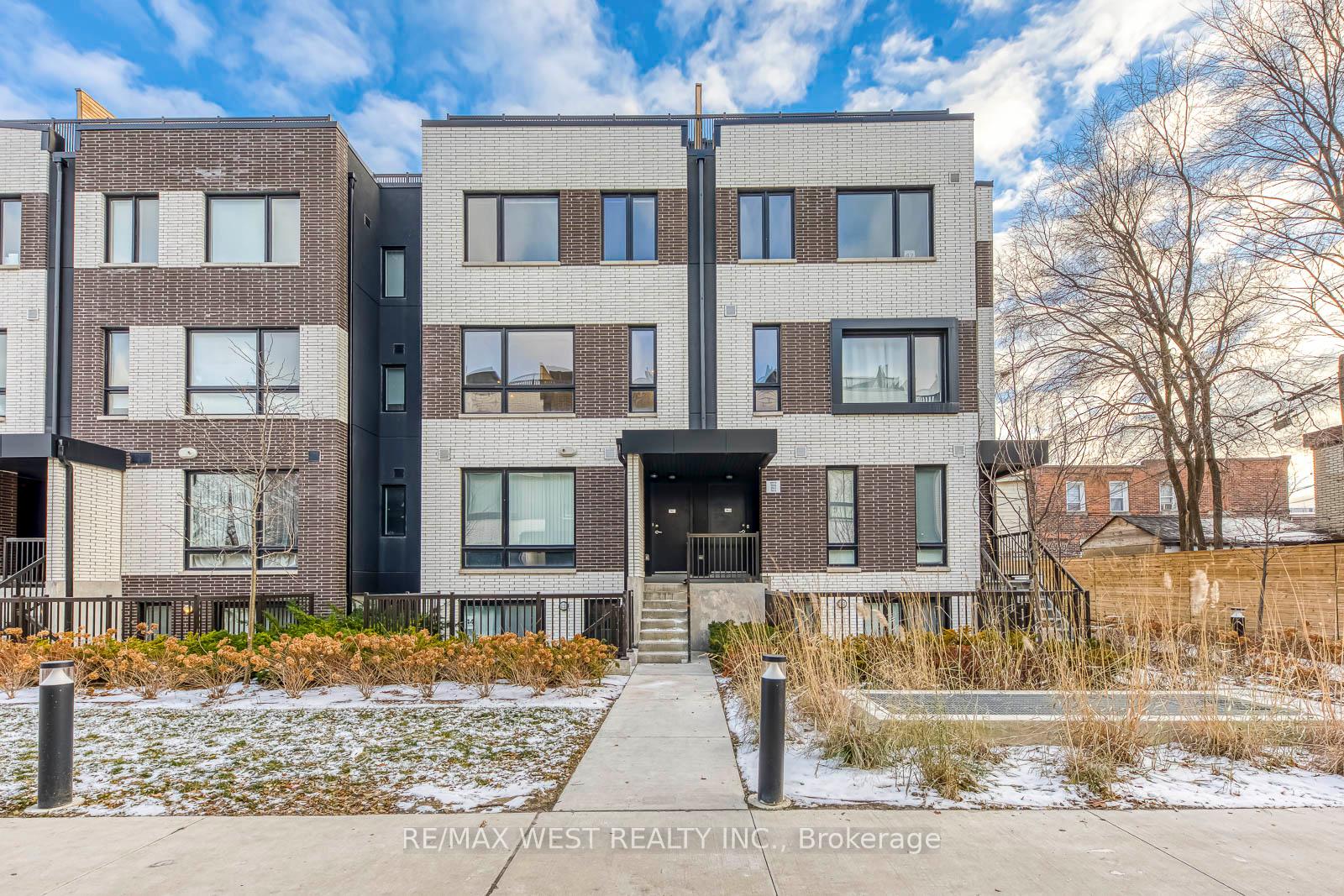 11 - 30 Ed Clark Gardens Boulevard, Toronto, ON M6N 0B5
