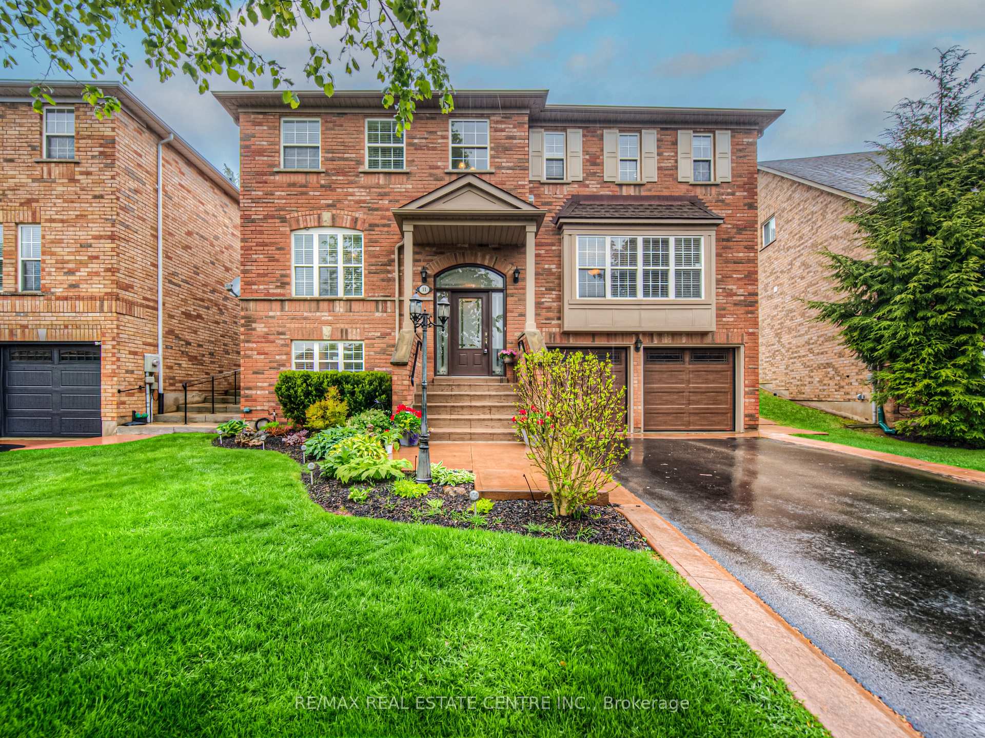 11 Anderson Court, Hamilton, ON L9G 4Z7