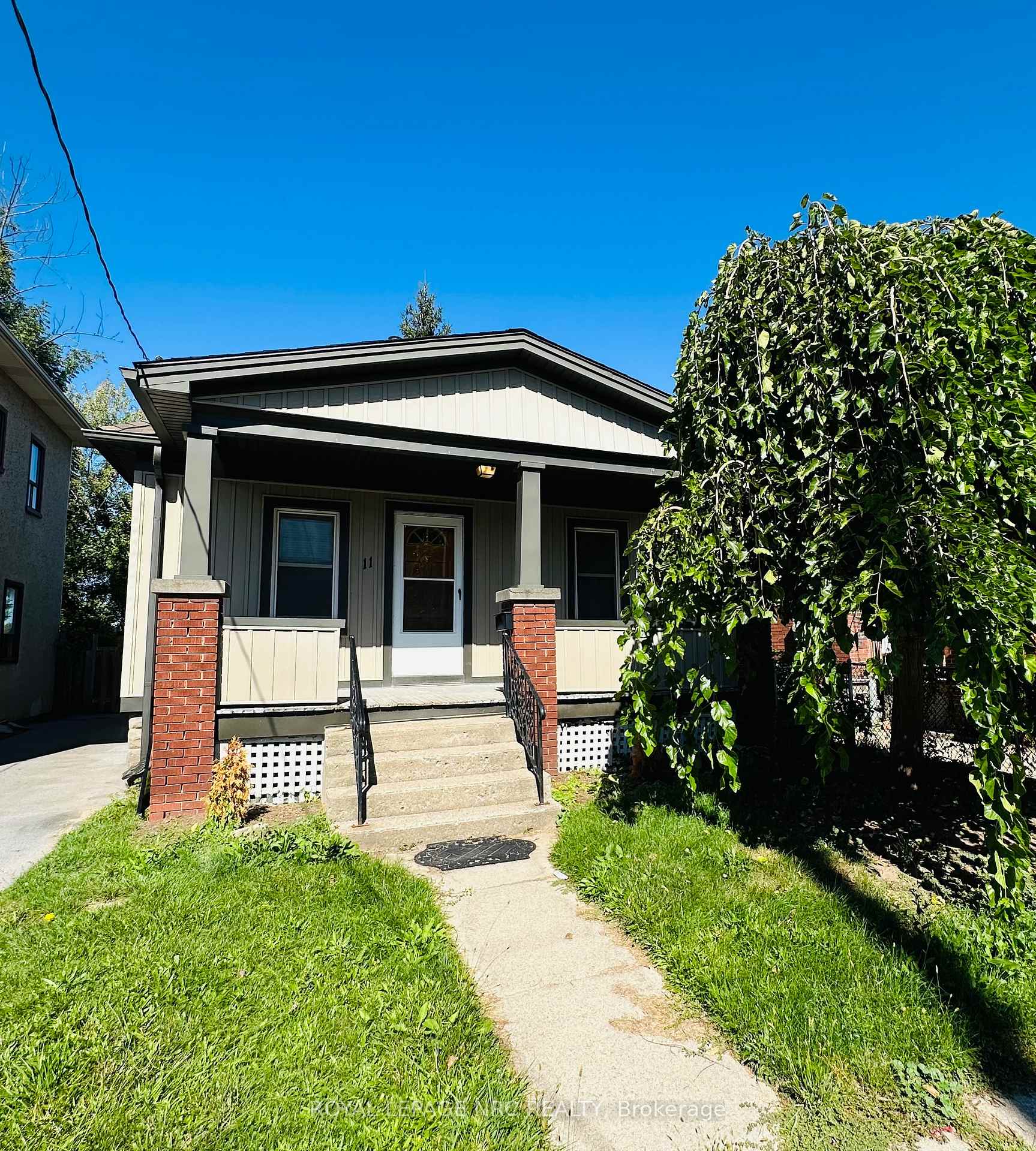 11 Beech Street, St. Catharines, ON L2R 2B6