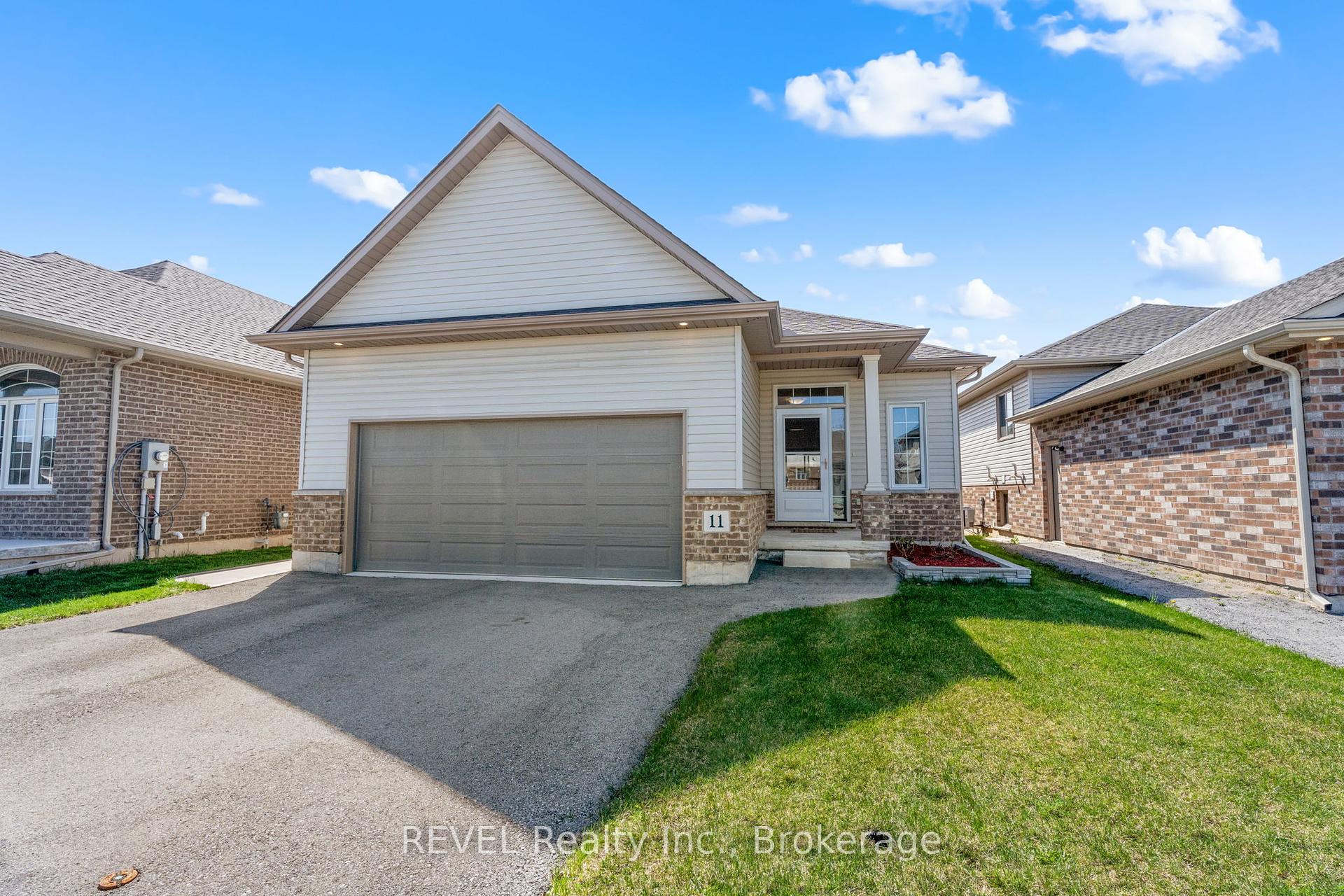 11 Berkshire Drive, St. Catharines, ON L2M 0C2