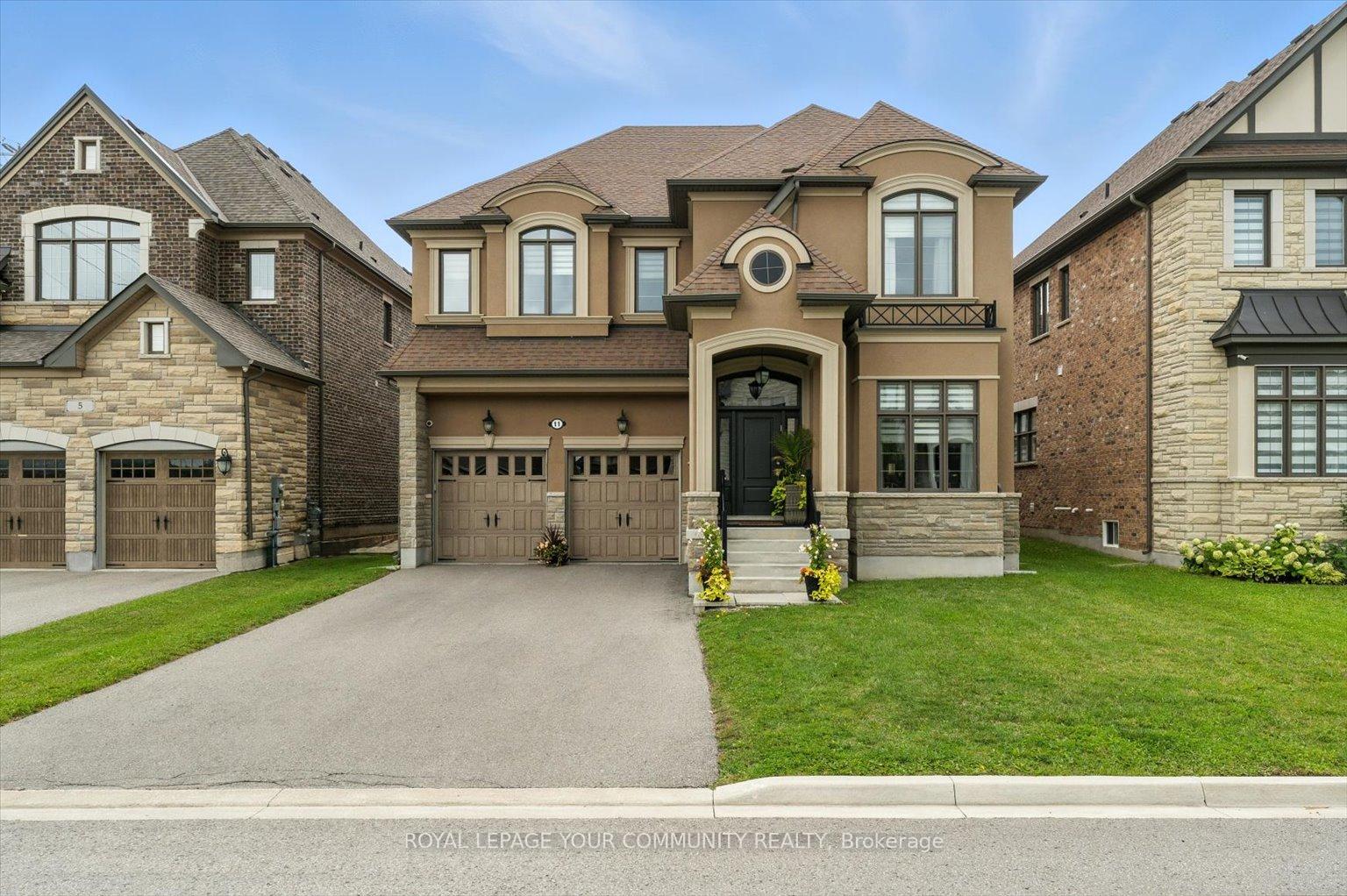 11 Cairns Gate, King, ON L7B 0P5