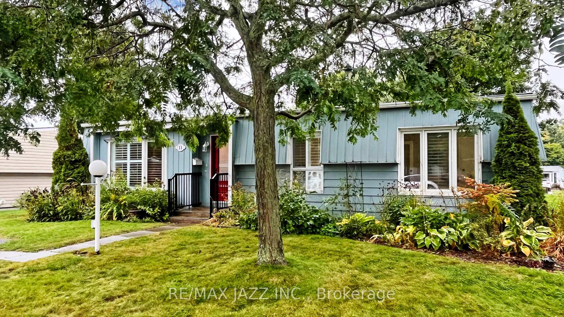 11 Canoe Court, Clarington, ON L1B 1B1
