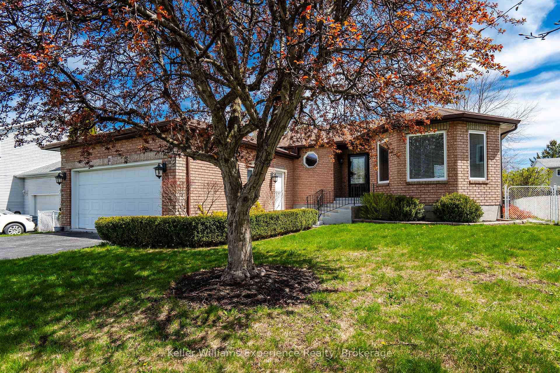 11 Copeland Street, Penetanguishene, ON L9M 1K3