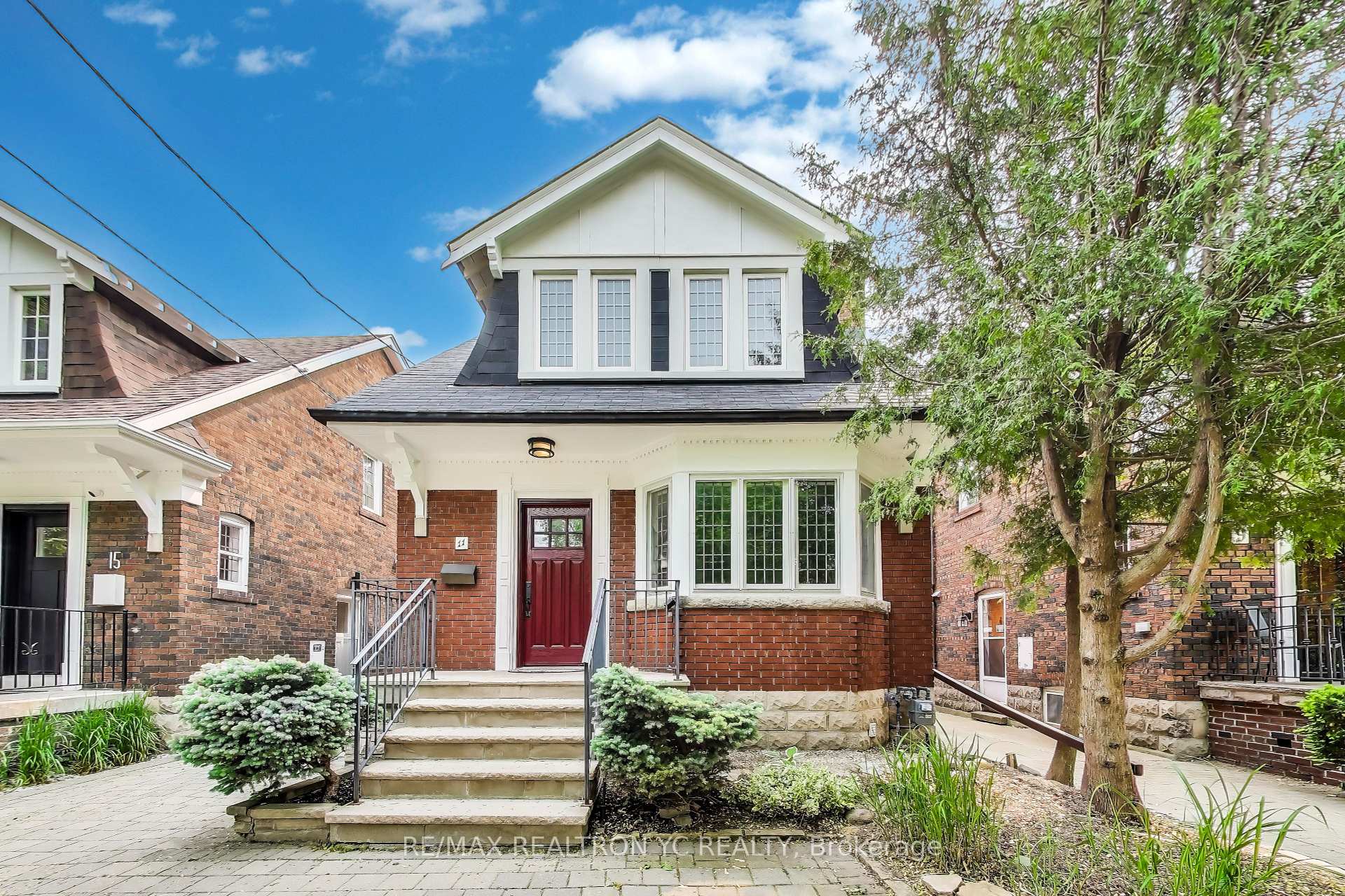 11 Donegall Drive, Toronto, ON M4G 3G6