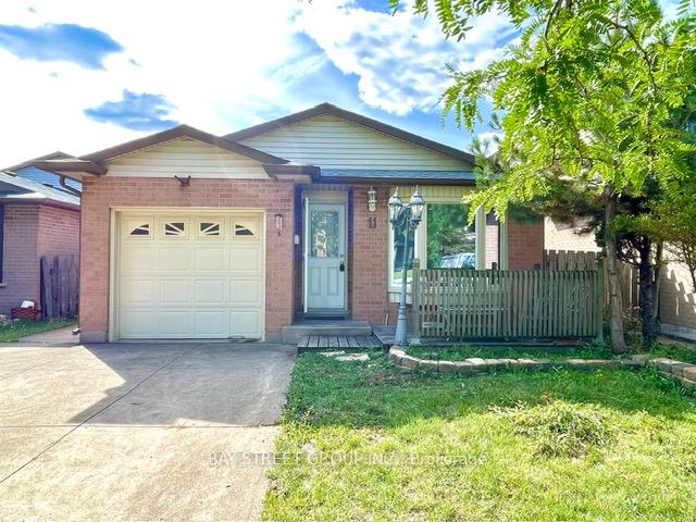 11 Drakes Drive, Hamilton, ON L6K 3J7