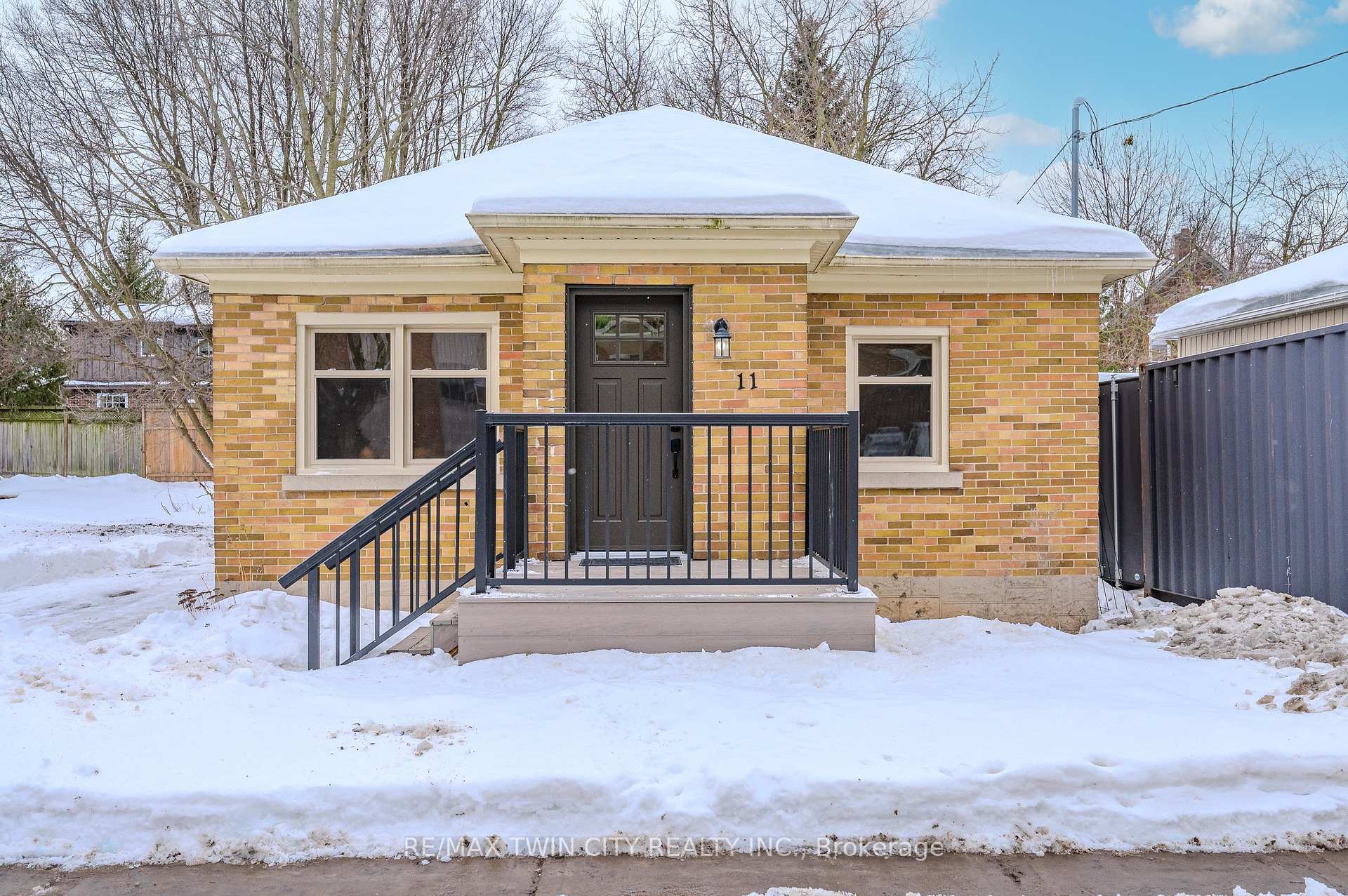11 Esson Street, Kitchener, ON N2M 2V1