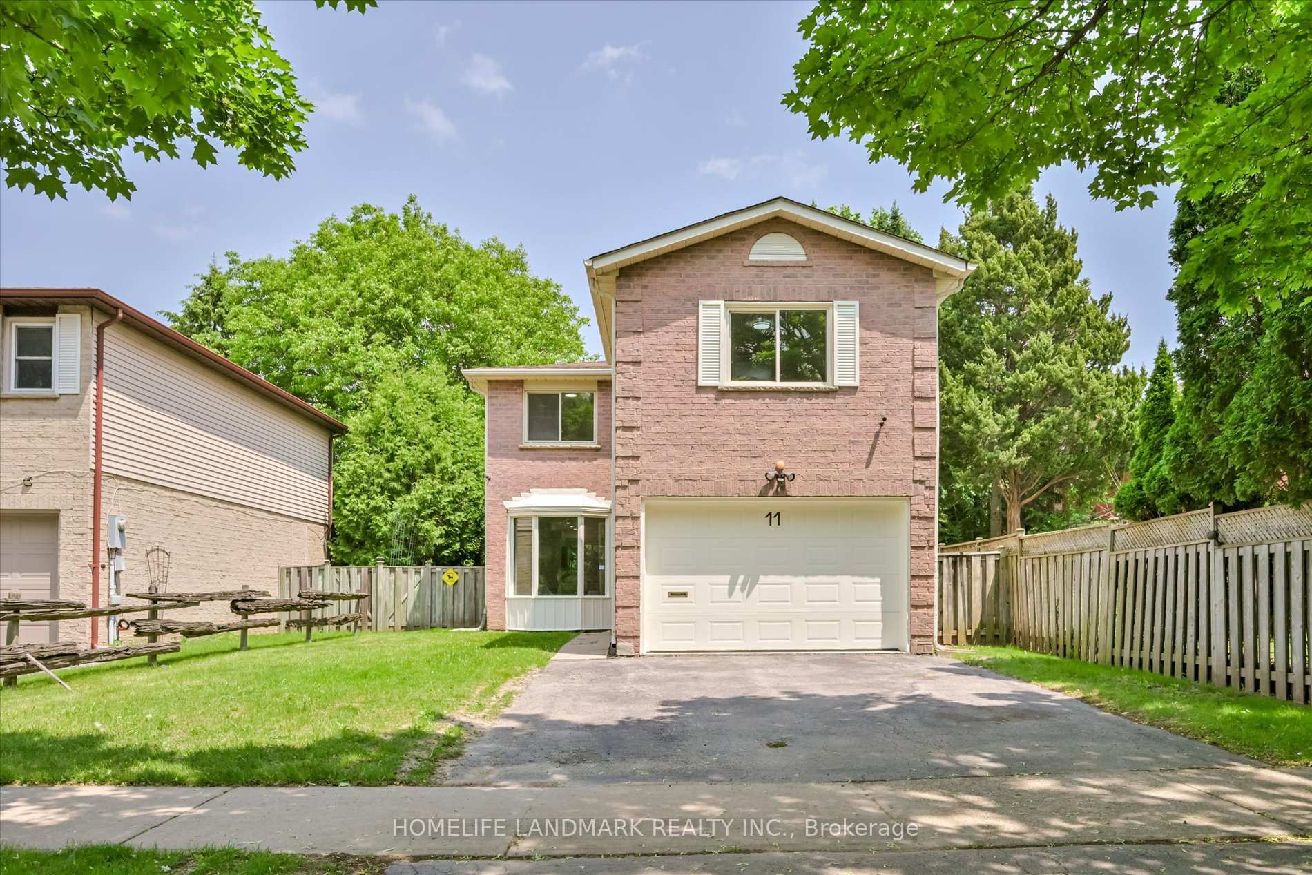 11 Hunter's Point Drive, Richmond Hill, ON L4C 6M4