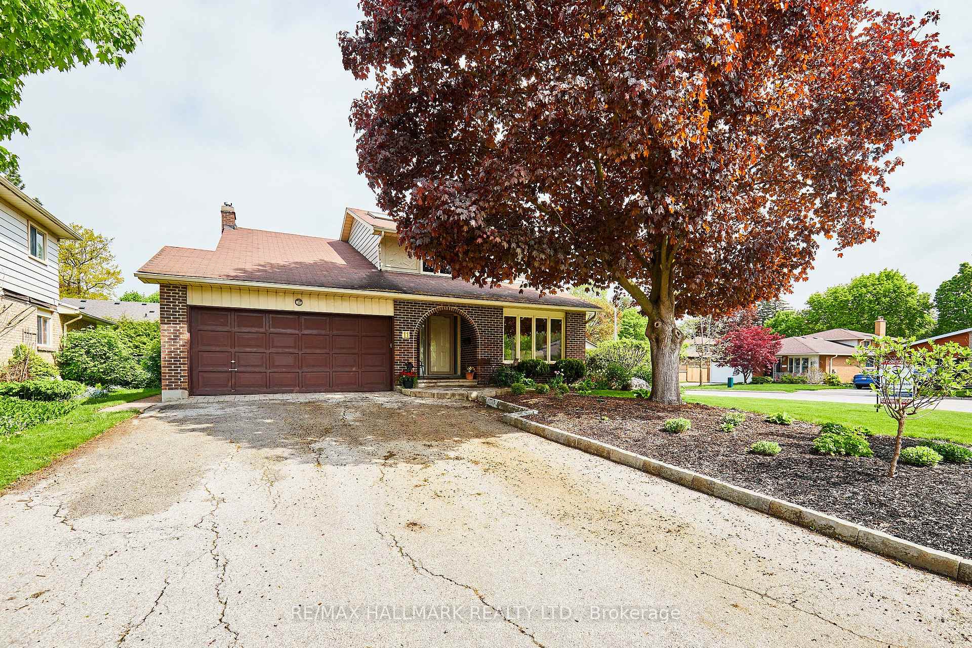11 Innis Crescent, Richmond Hill, ON L4C 5K3