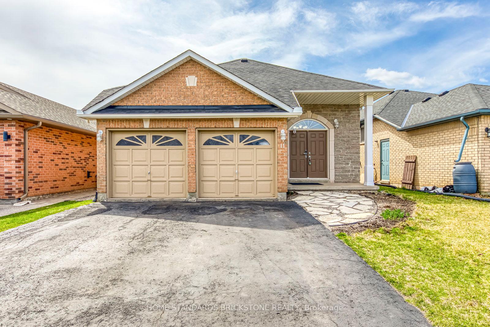 11 Jackson Court E, Welland, ON L3C 7G4