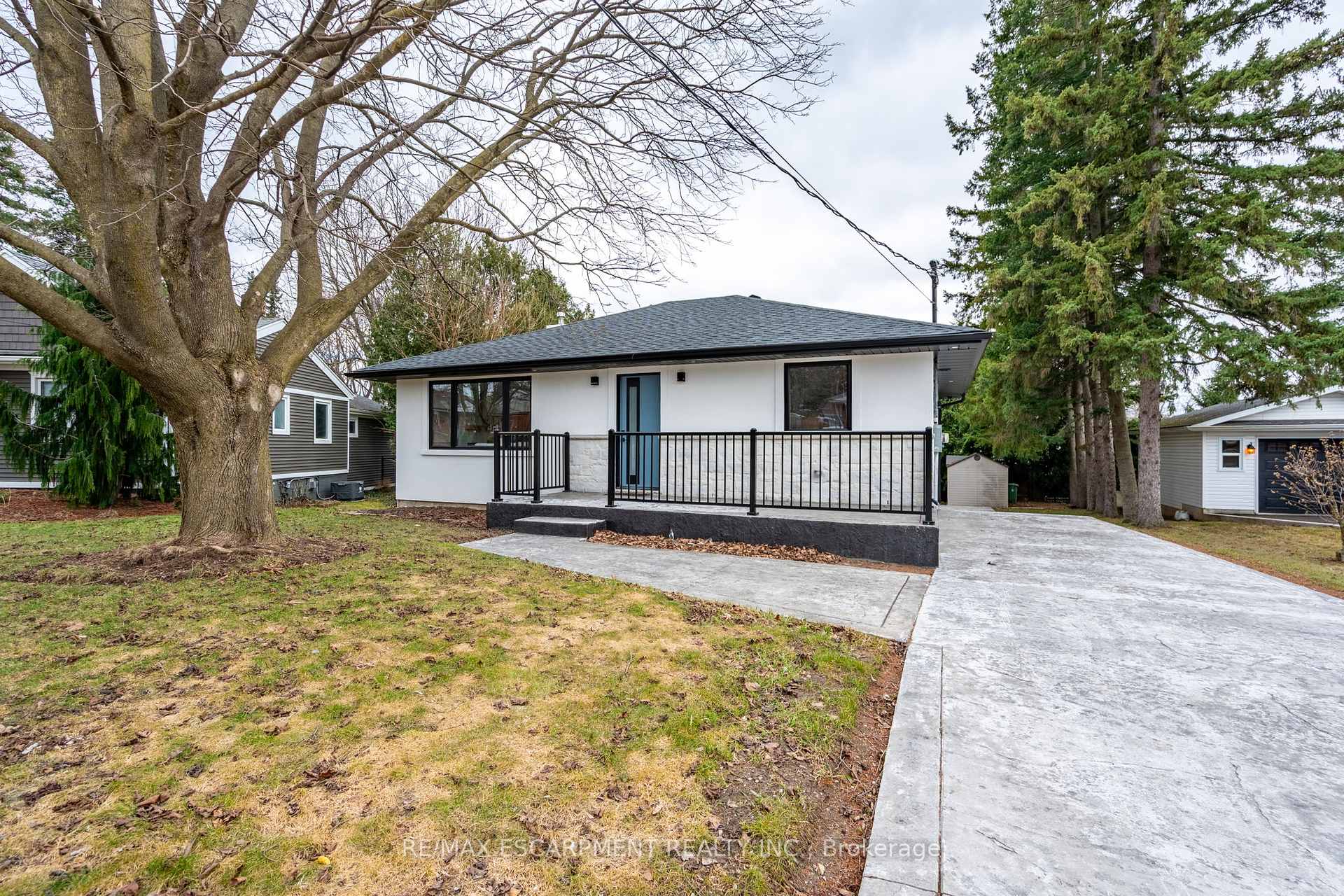 11 James Street, Hamilton, ON L0R 2H0