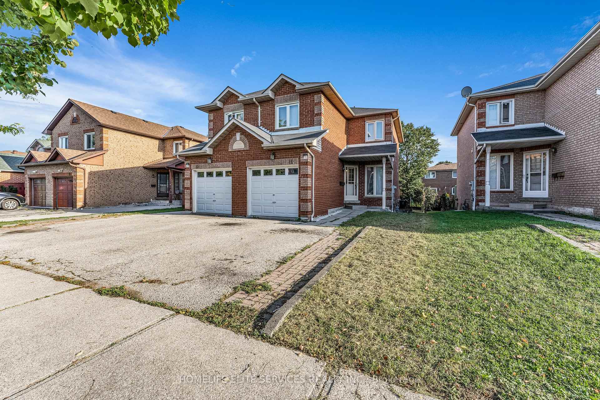 11 Lenthall Avenue, Toronto, ON M1B 2C7