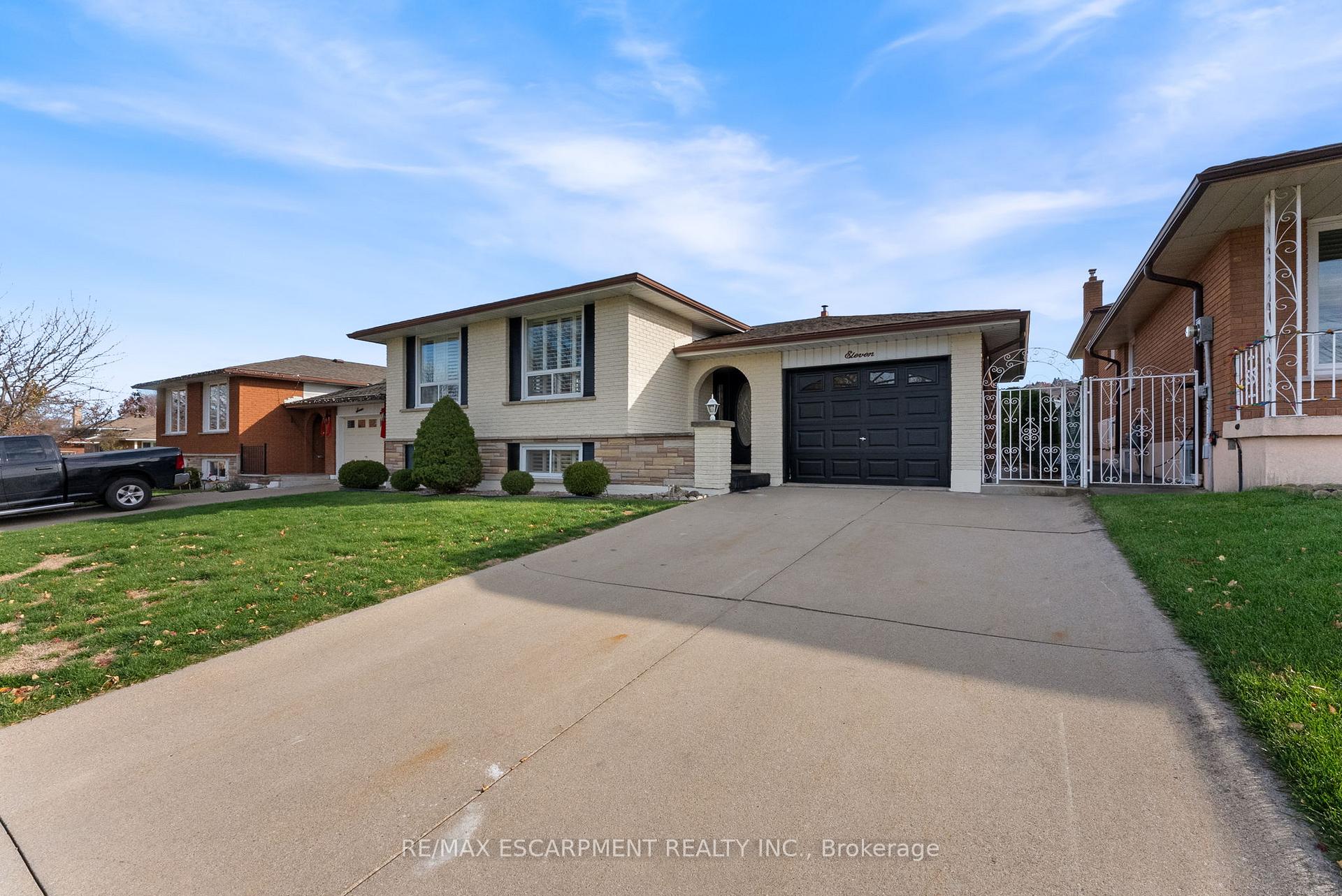 11 Marcella Crescent, Hamilton, ON L8K 6E9