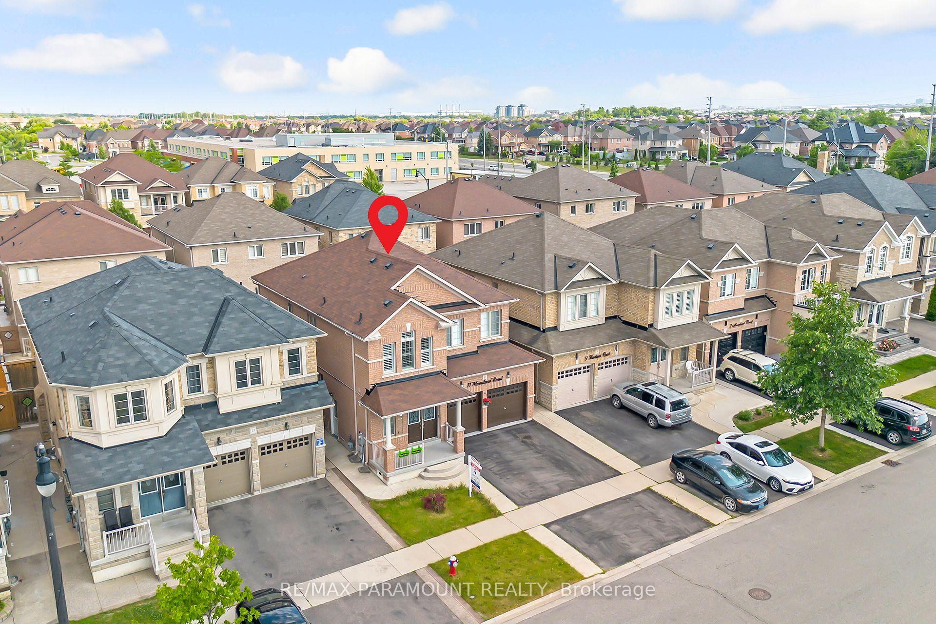 11 Moonland Road, Brampton, ON L6P 3Y1