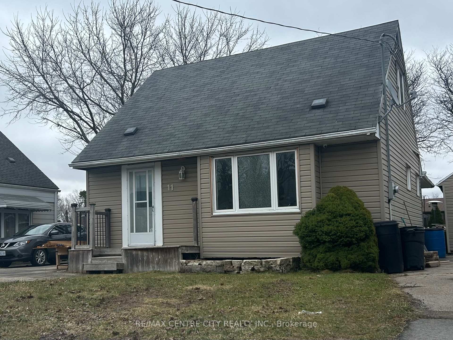 11 Parkside Drive, St. Thomas, ON N5R 3T8