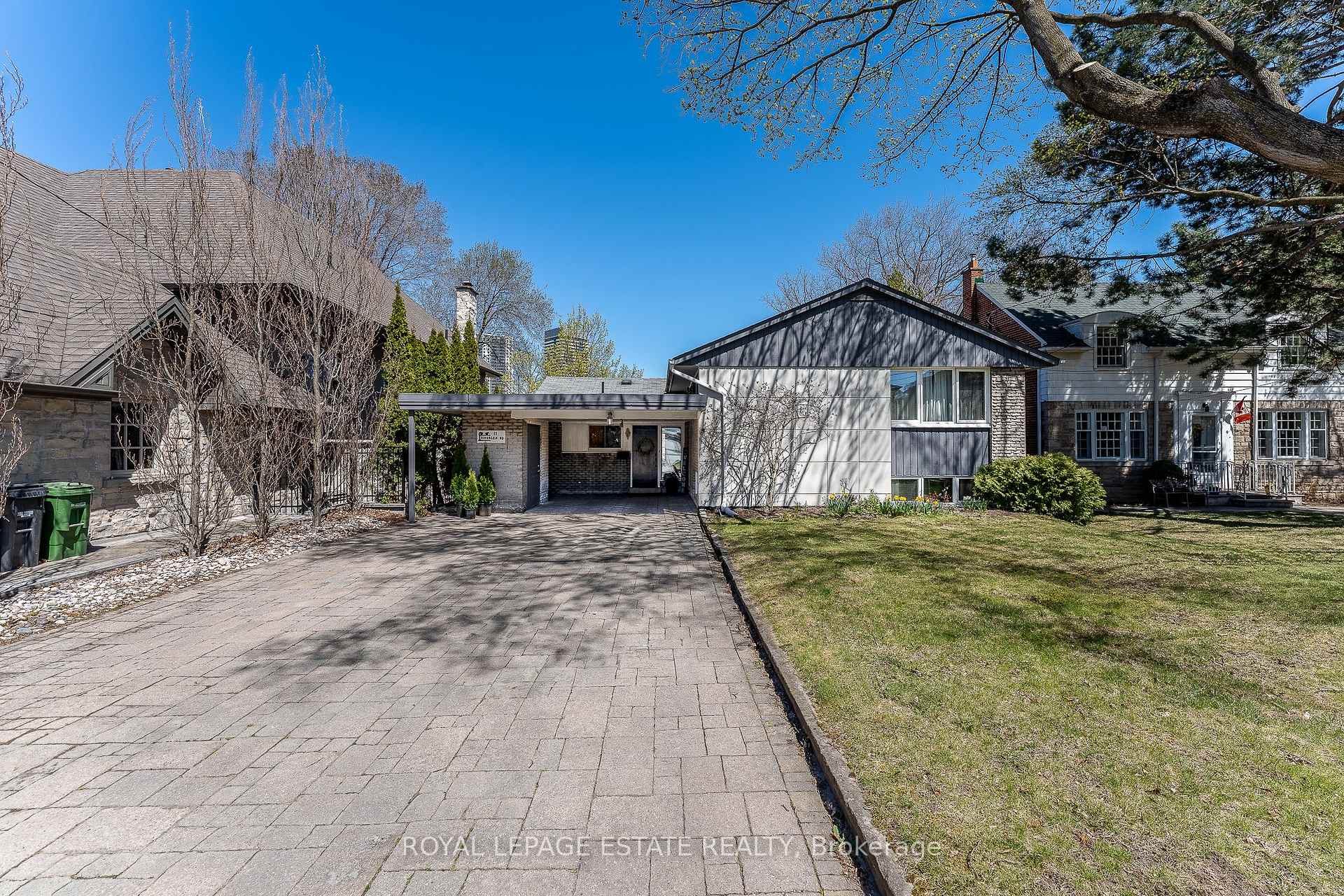 11 Riverlea Road, Toronto, ON M9P 2B1