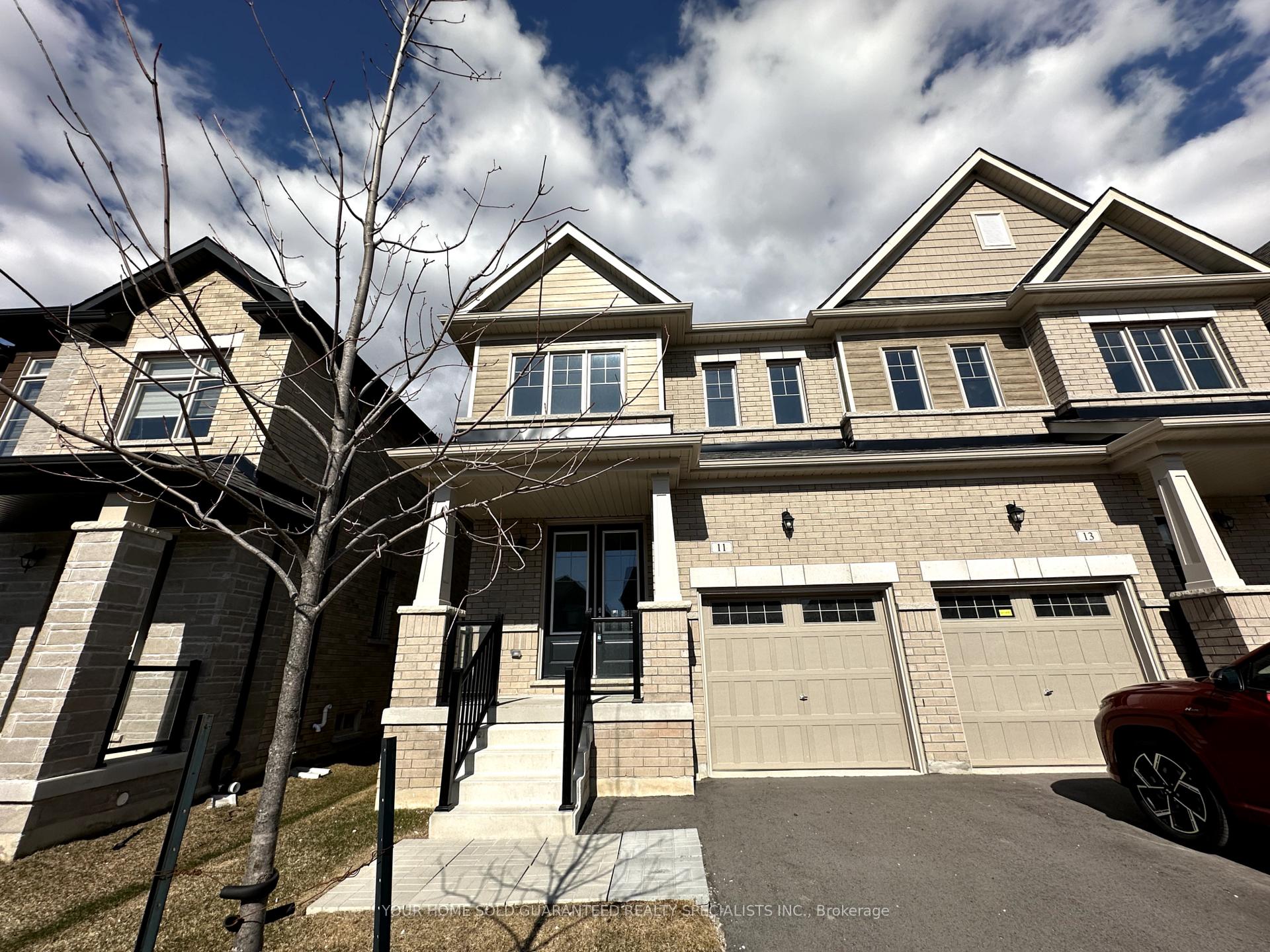 11 Sassafras Road, Springwater, ON L0L 1Y3