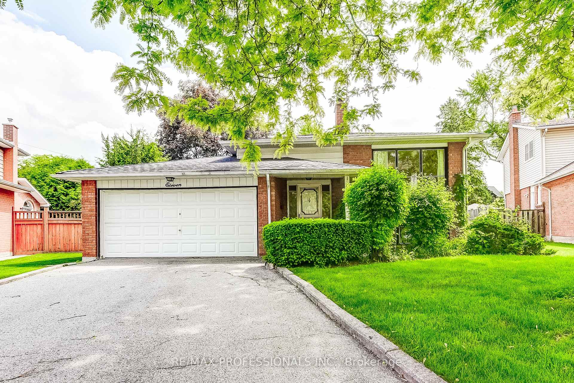 11 Shadbolt Court, Markham, ON L3R 1X3