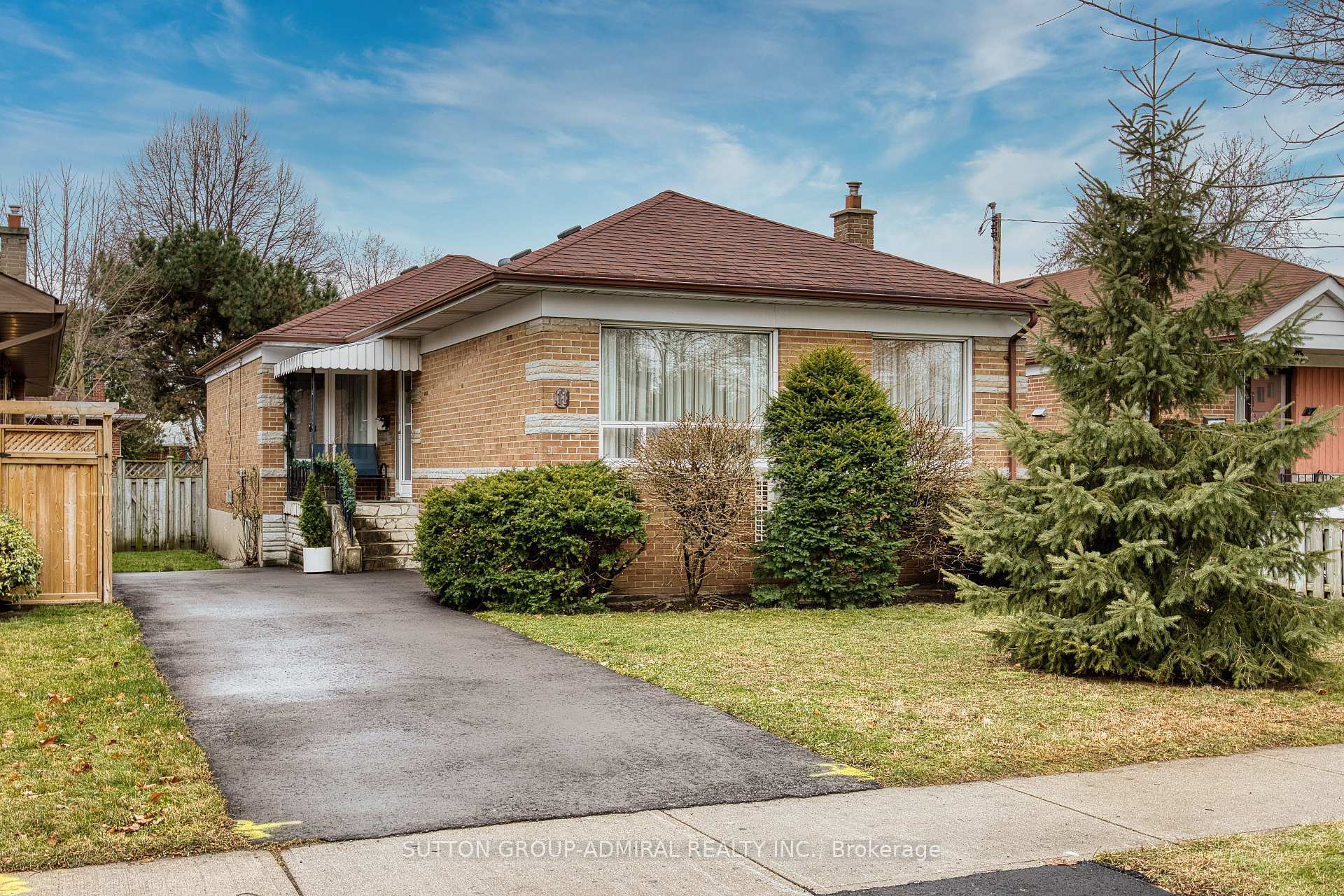 11 Velma Drive, Toronto, ON M8Z 2N2