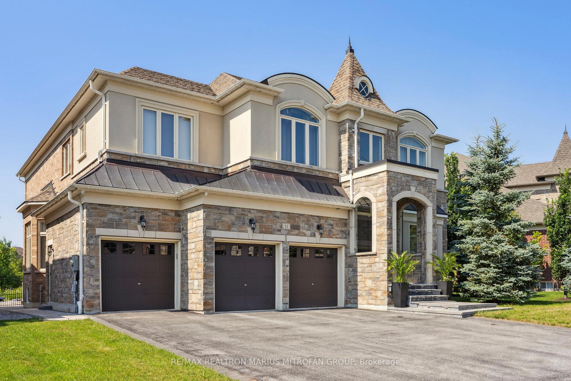 11 Wedgeport Court, King, ON L7B 0A4